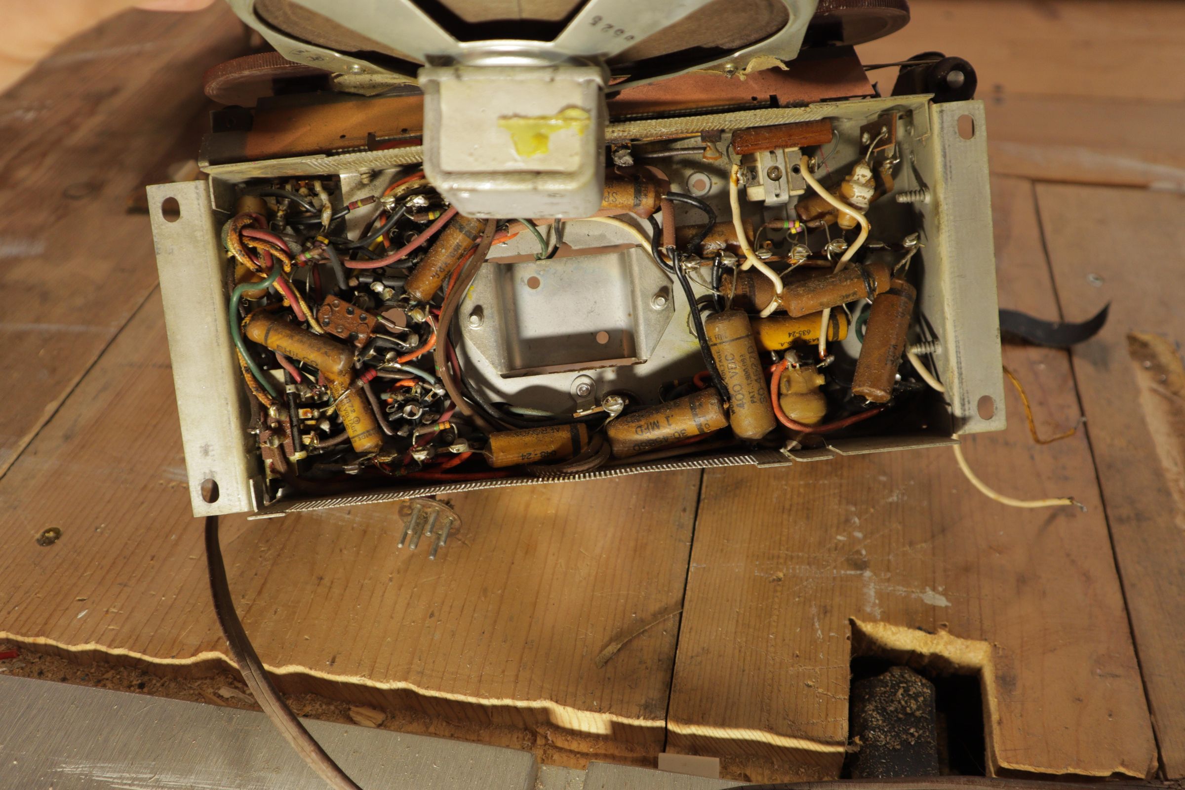 Modernize an Antique Radio - Alexa + Raspberry Pi Entertainment System ...