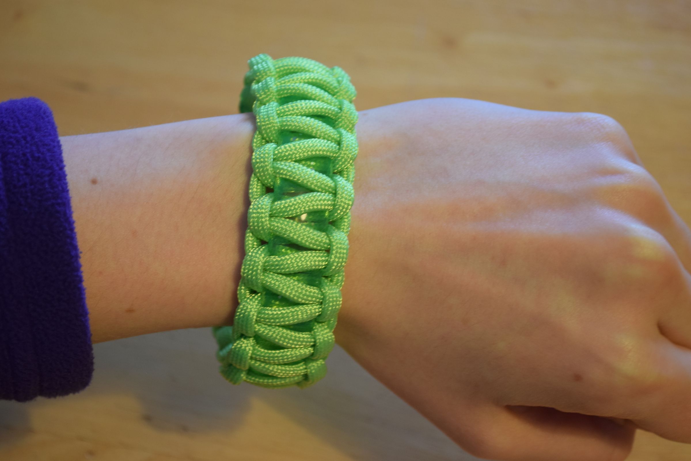 How to Make a Flashing LED Paracord Bracelet : 7 Steps (with Pictures ...
