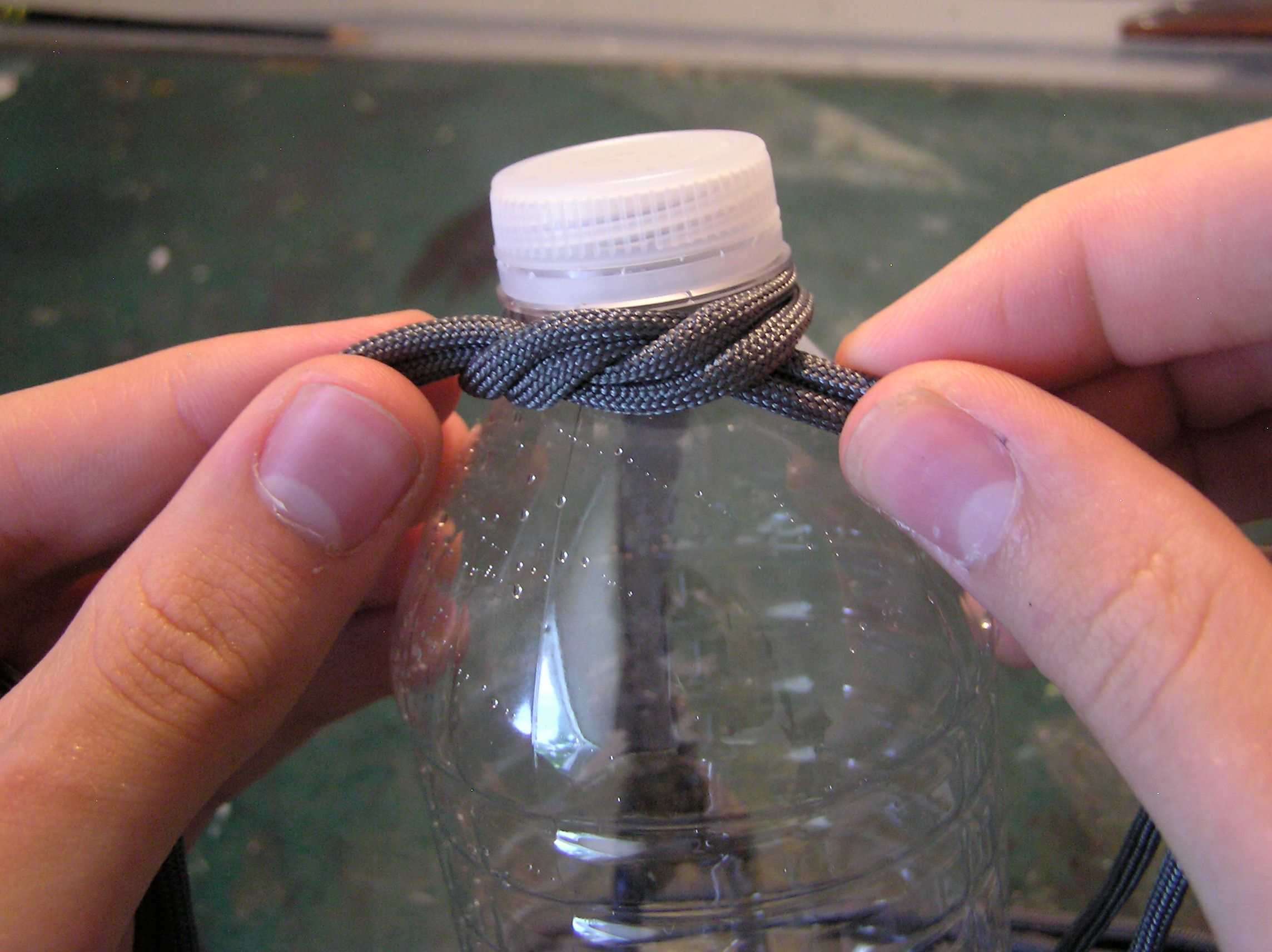 Paracord Water Jug Harness. : 6 Steps (with Pictures) - Instructables