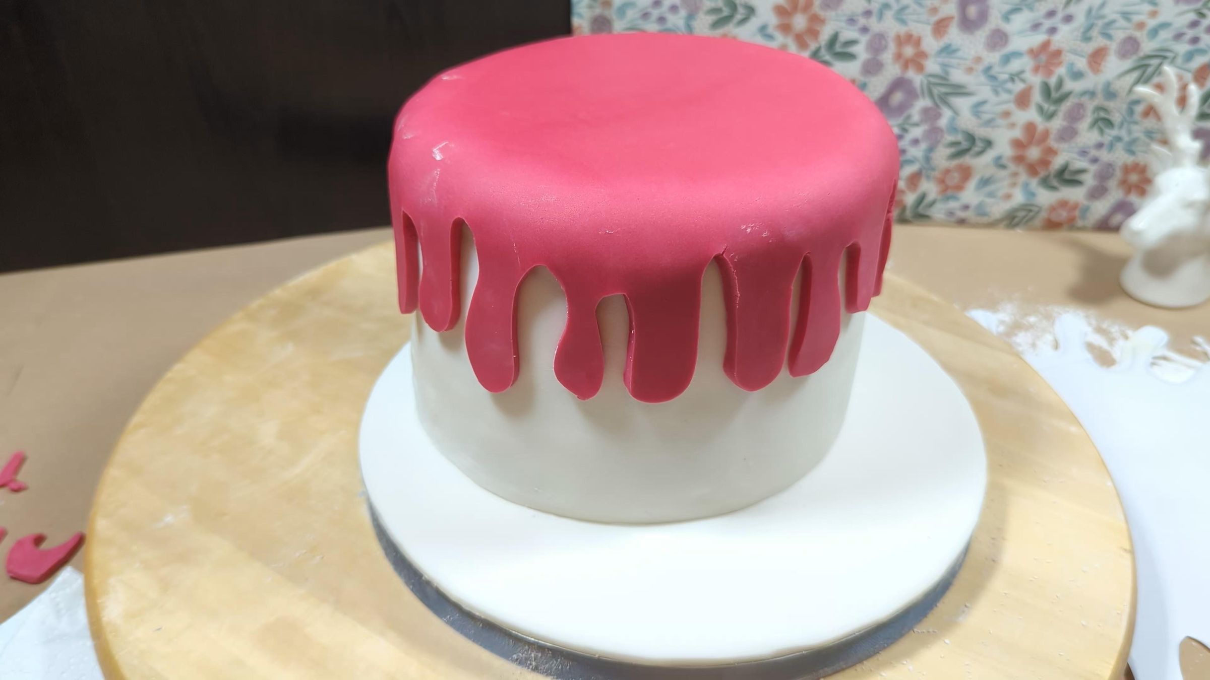 Cartoon-Style Birthday Cake : 12 Steps (with Pictures) - Instructables