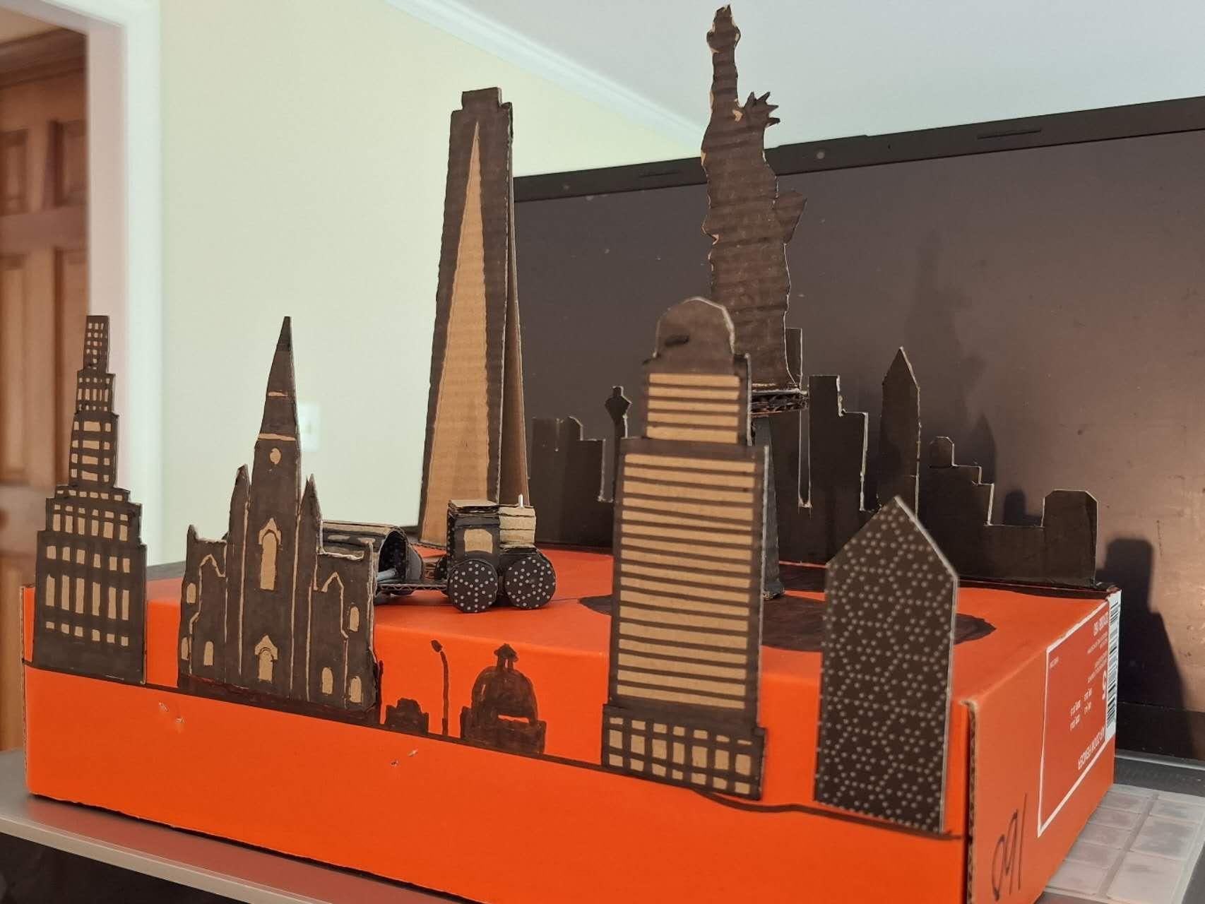 Cardboard NYC: a Moving Skyline Train : 5 Steps - Instructables