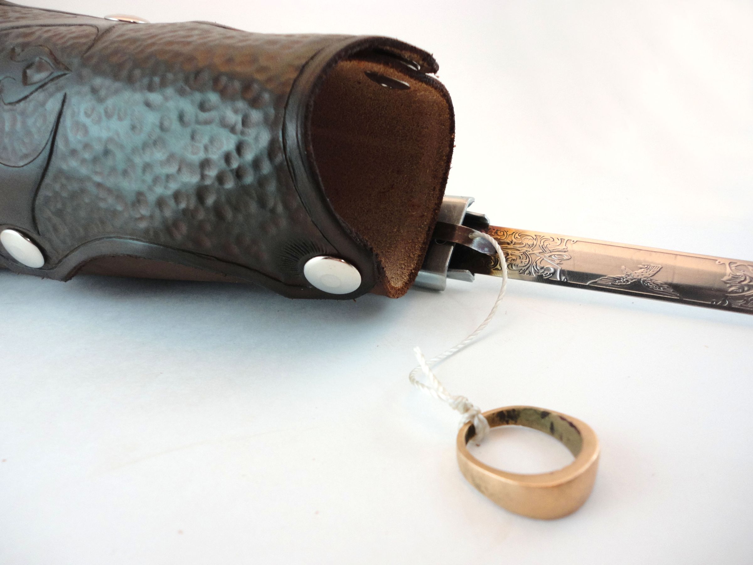 Assassin's Creed Hidden Blade - Functional Prop!! : 13 Steps (with ...