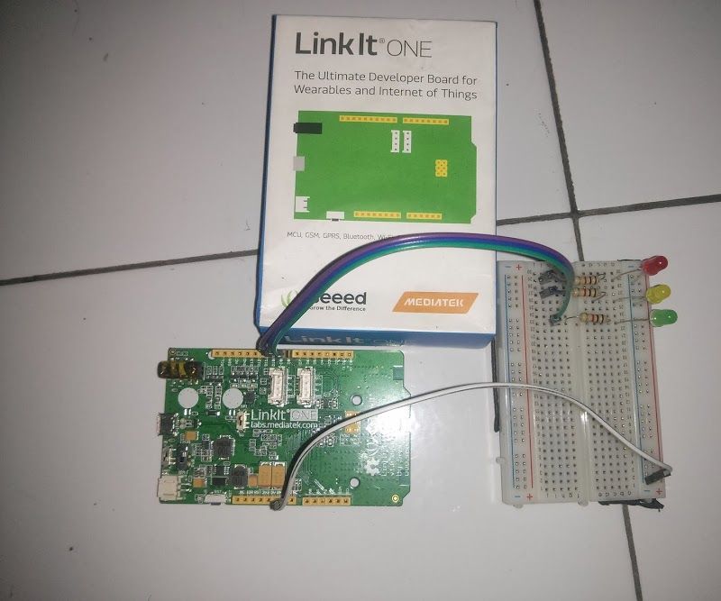 Linkit One: Traffic Light Simulation : 4 Steps - Instructables