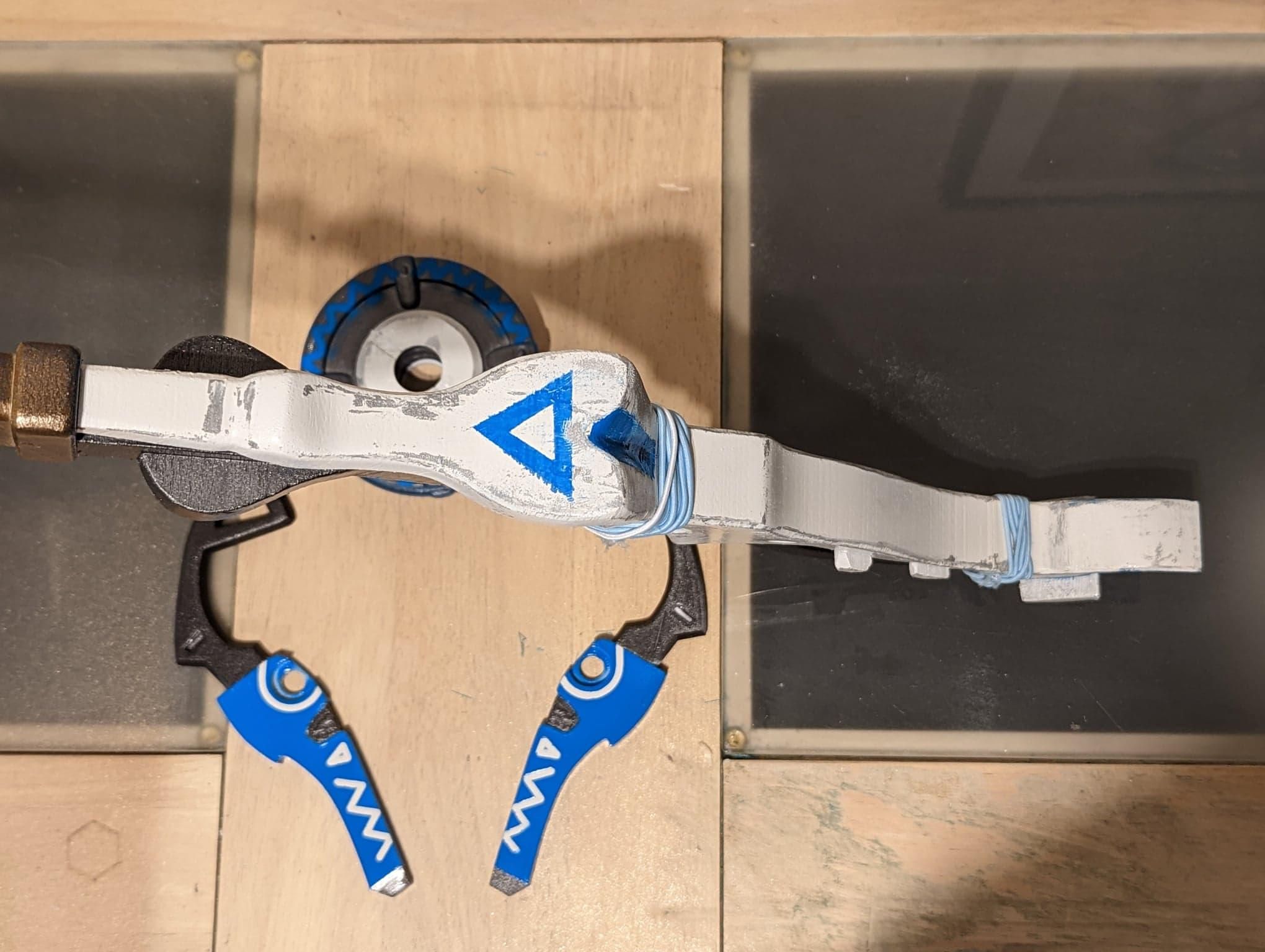 Realistic Weathering on Cosplay Props (Aloy's Bow From Horizon) : 7 ...