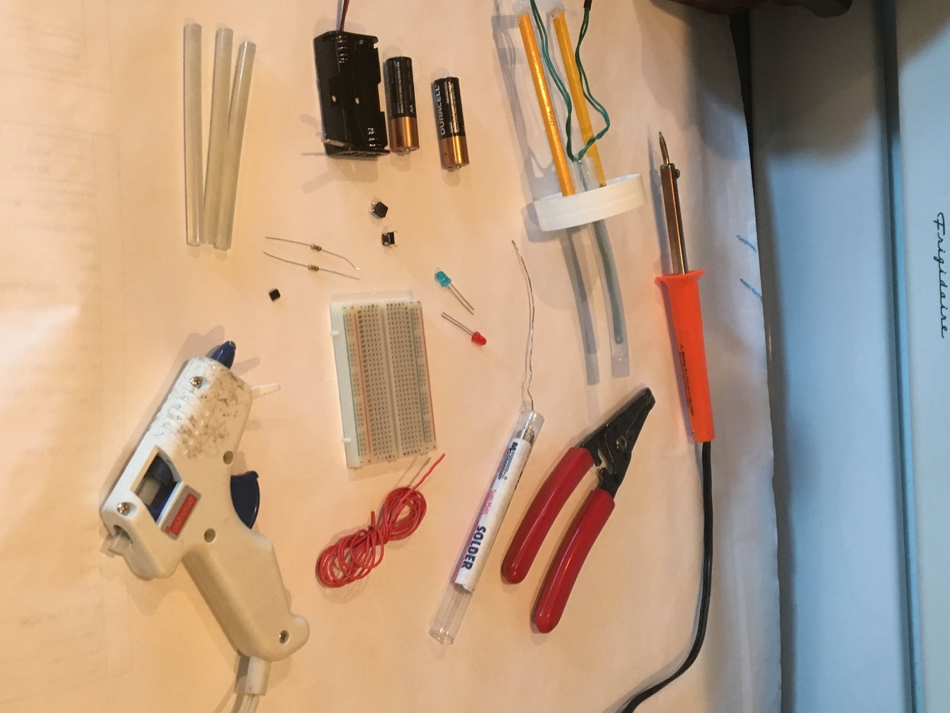 Electrostatic Polarity Detector 5 Steps Instructables