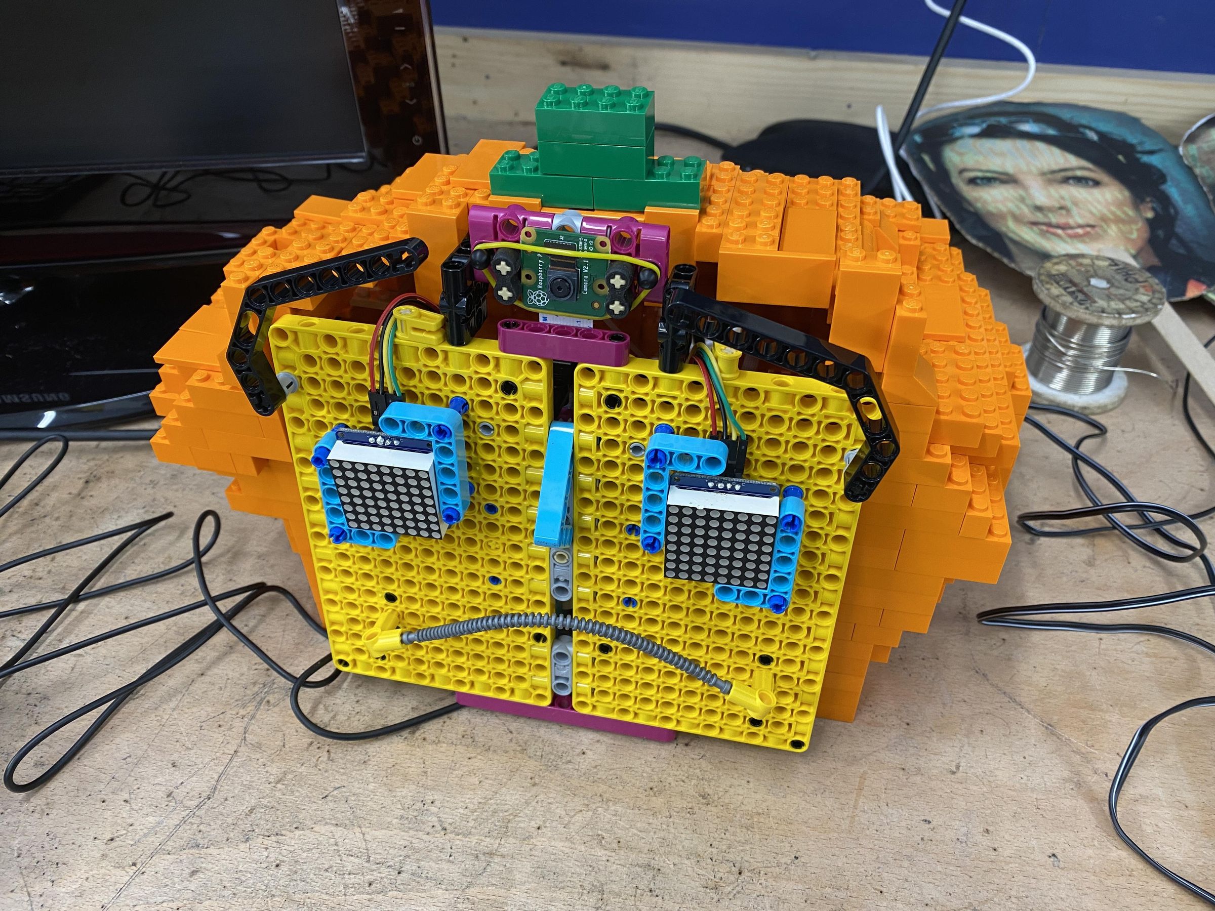 A LEGO® Robot Pumpkin : 5 Steps (with Pictures) - Instructables