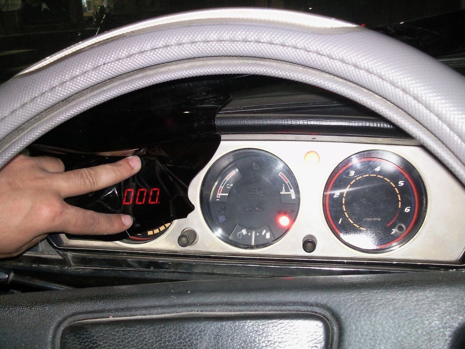 Digital Multimeter for Your Car : 5 Steps - Instructables