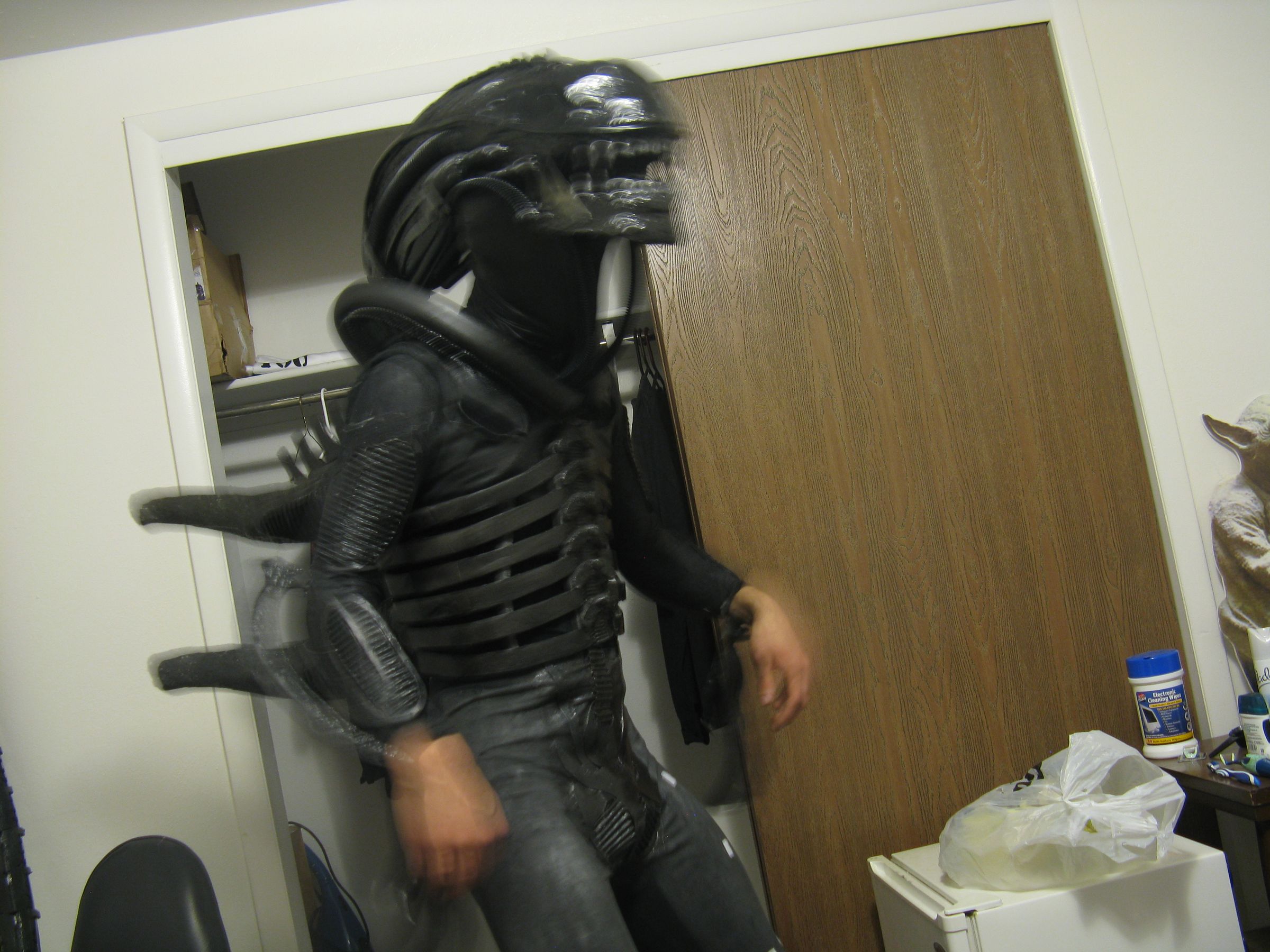 Alien Warrior Costume From Aliens : 8 Steps - Instructables
