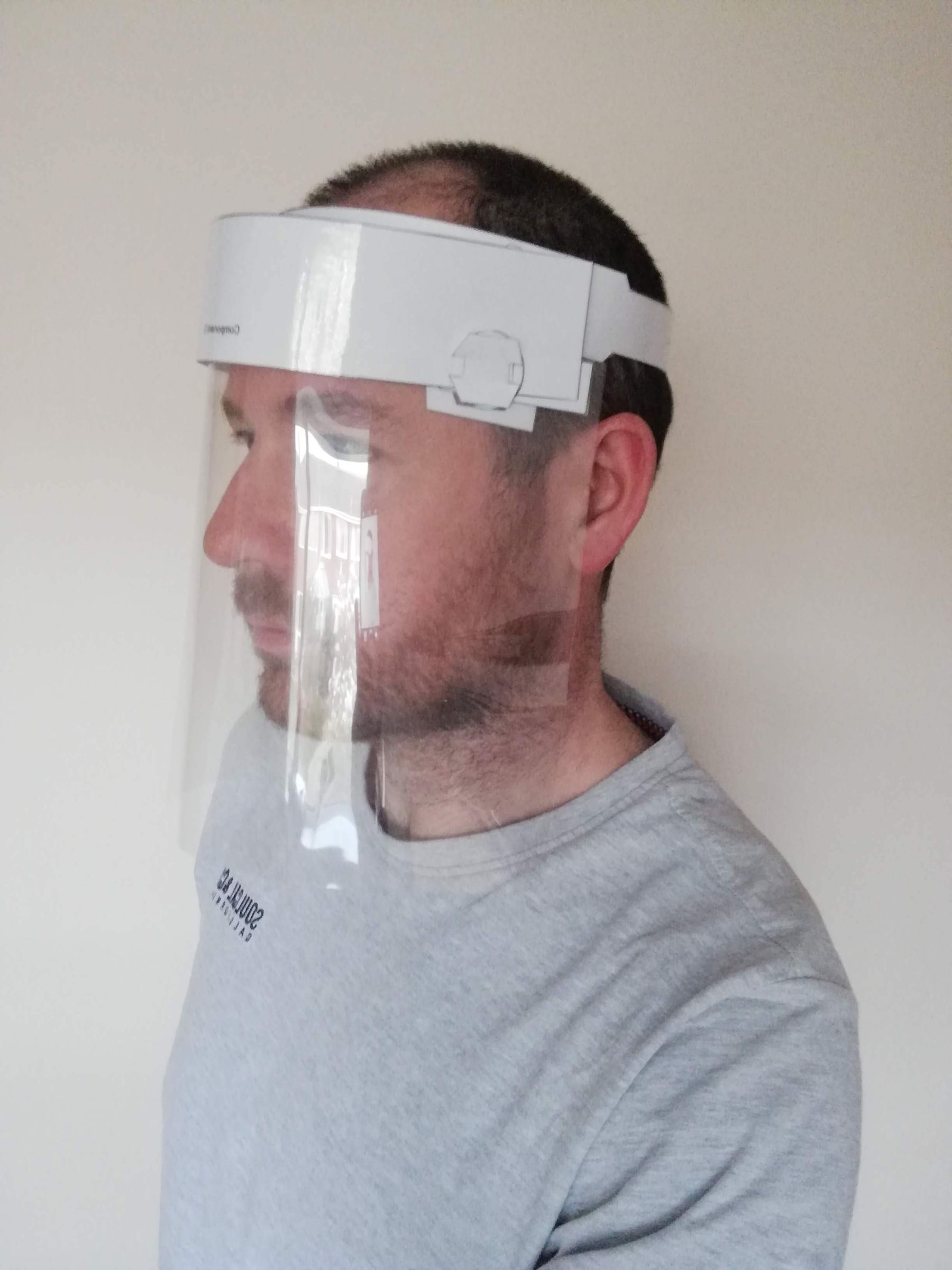 DIY Face Shield - Emergency PPE Made Using an A4 Printer and Laminator ...