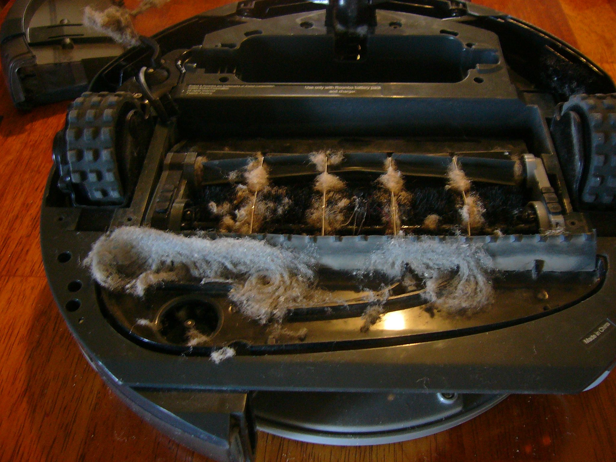 Cleaning a 1st or 2nd Generation Roomba : 8 Steps - Instructables