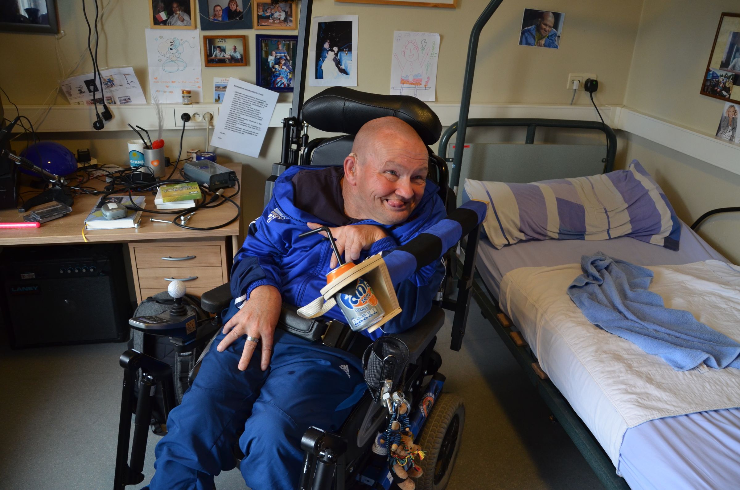 Adaptable Drinking Aid for People With Disability : 8 Steps (with ...