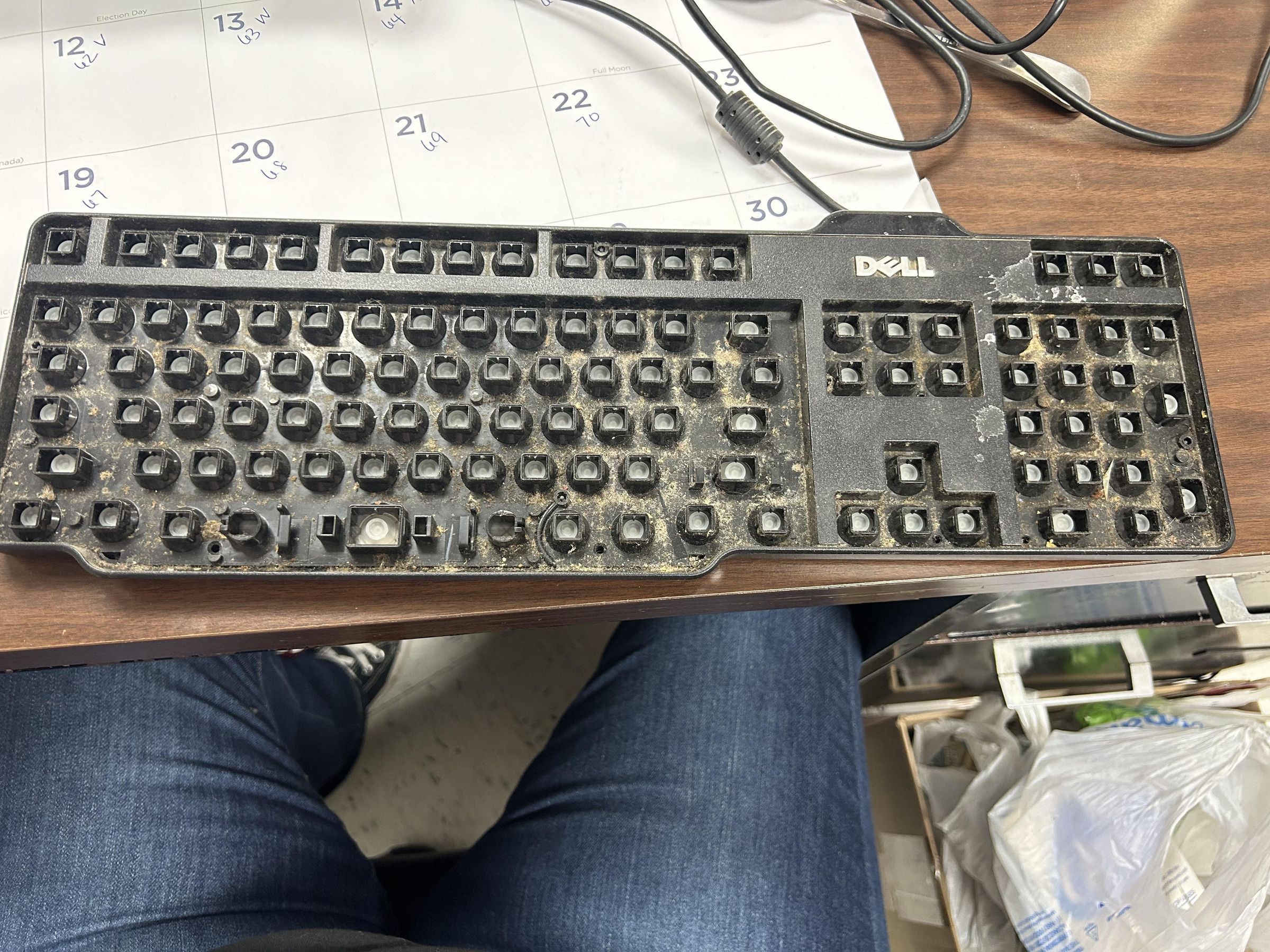 Cleaning Your Keyboard Safely : 7 Steps (with Pictures) - Instructables