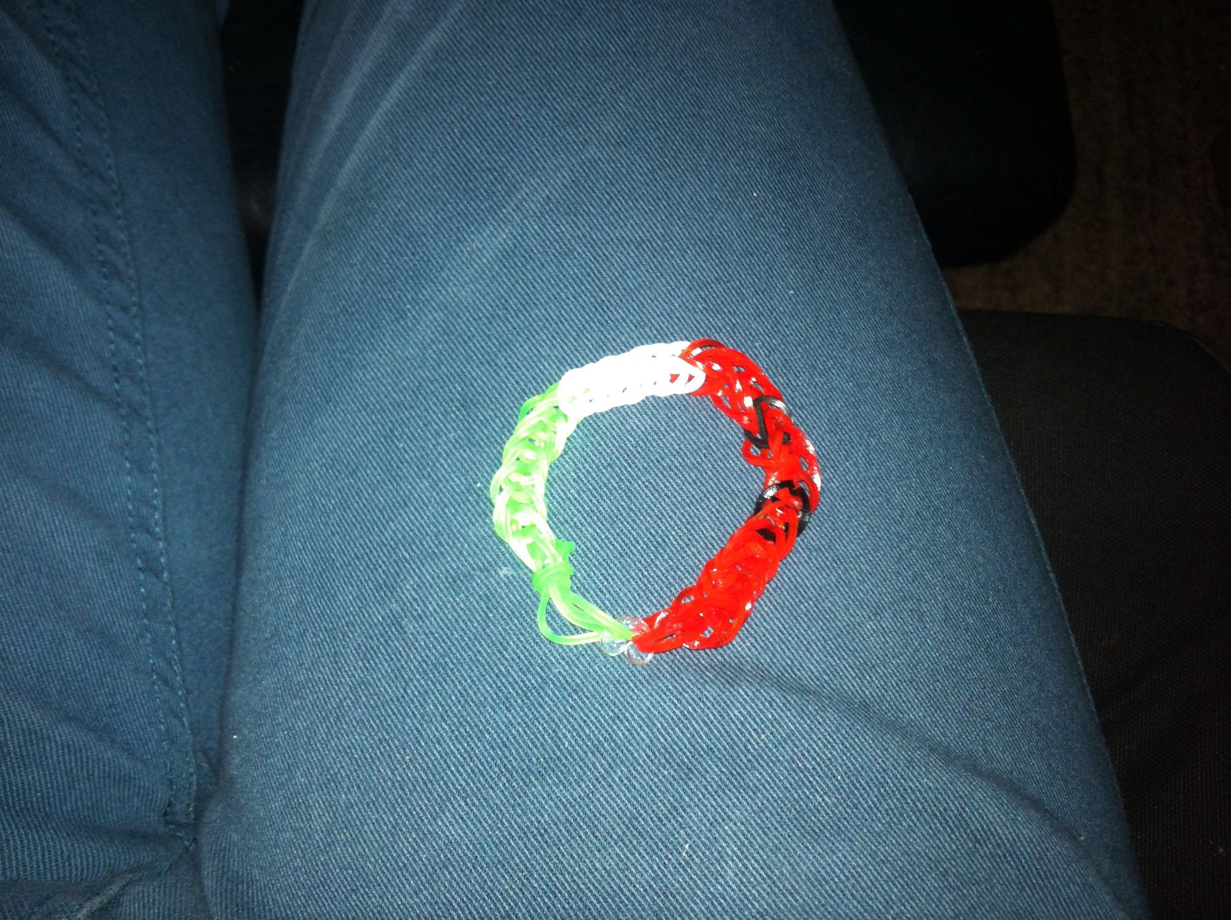 Watermelon Loom Bracelet : 5 Steps - Instructables