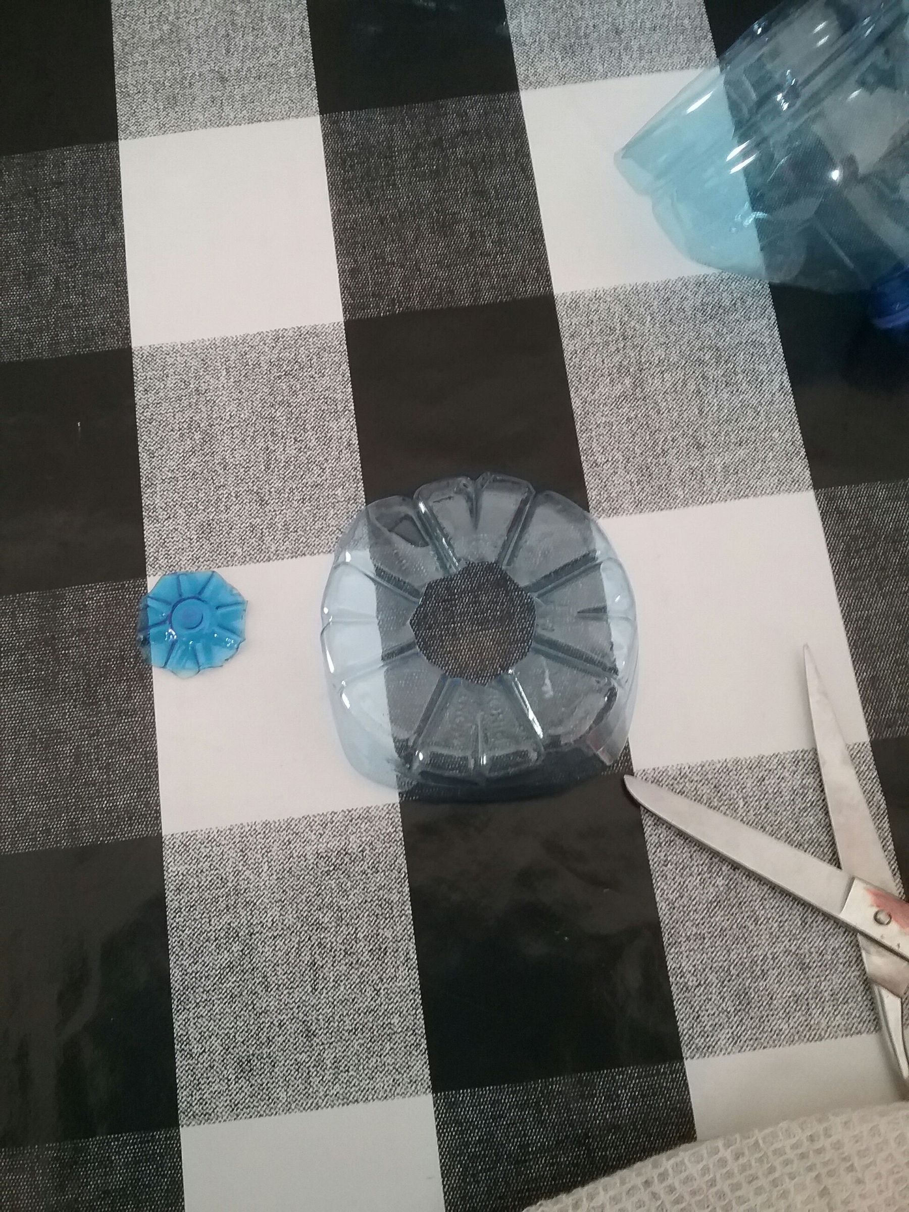 Plastic Cups From Bottles : 3 Steps - Instructables