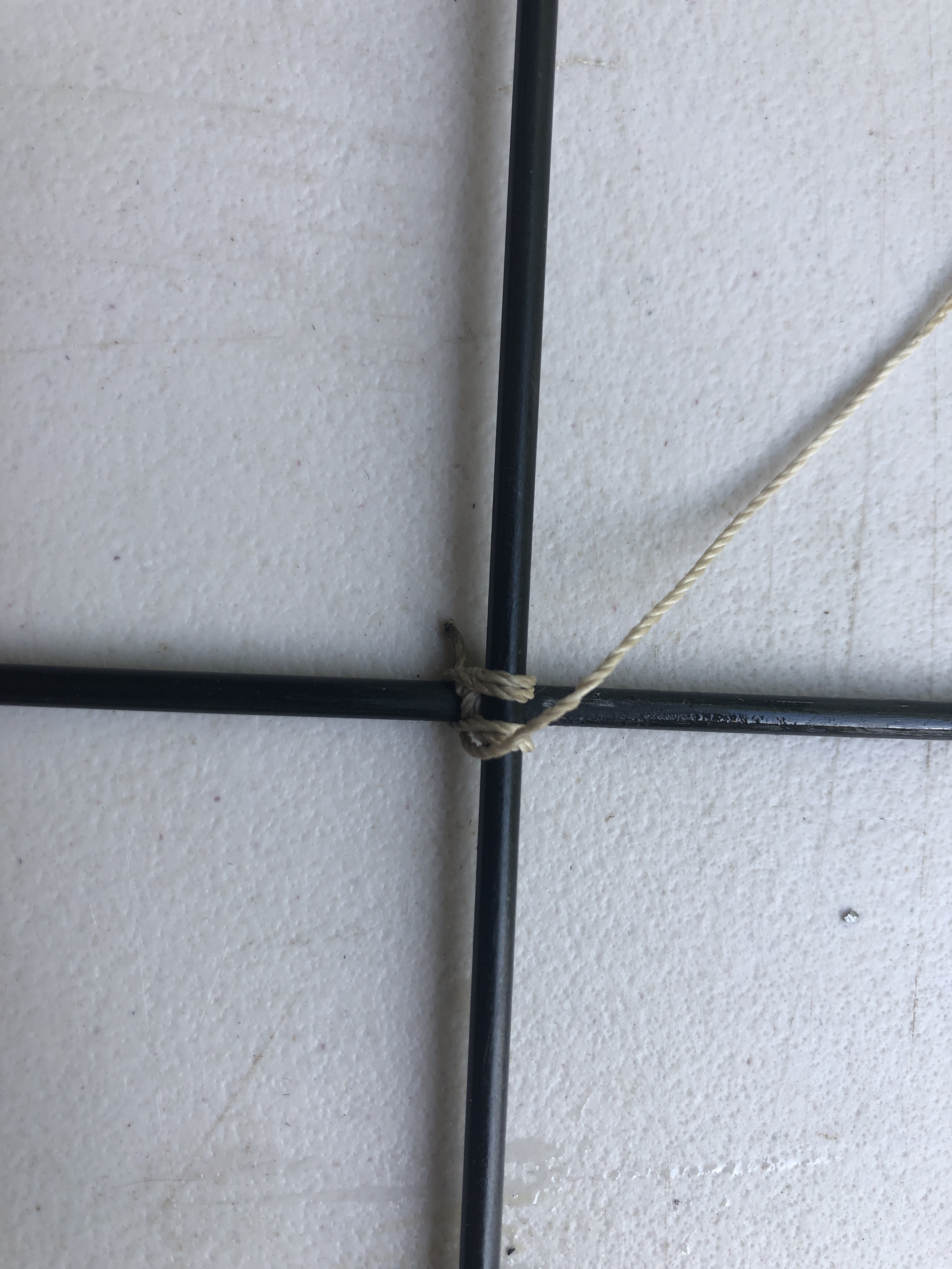 How to Make a Basic Kite : 7 Steps (with Pictures) - Instructables