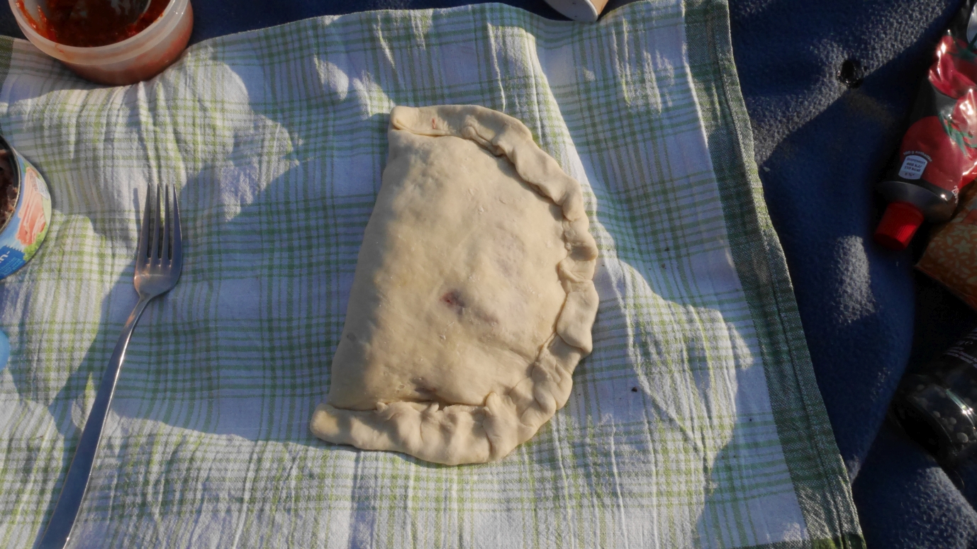 Super Easy Calzone on the BBQ : 6 Steps (with Pictures) - Instructables