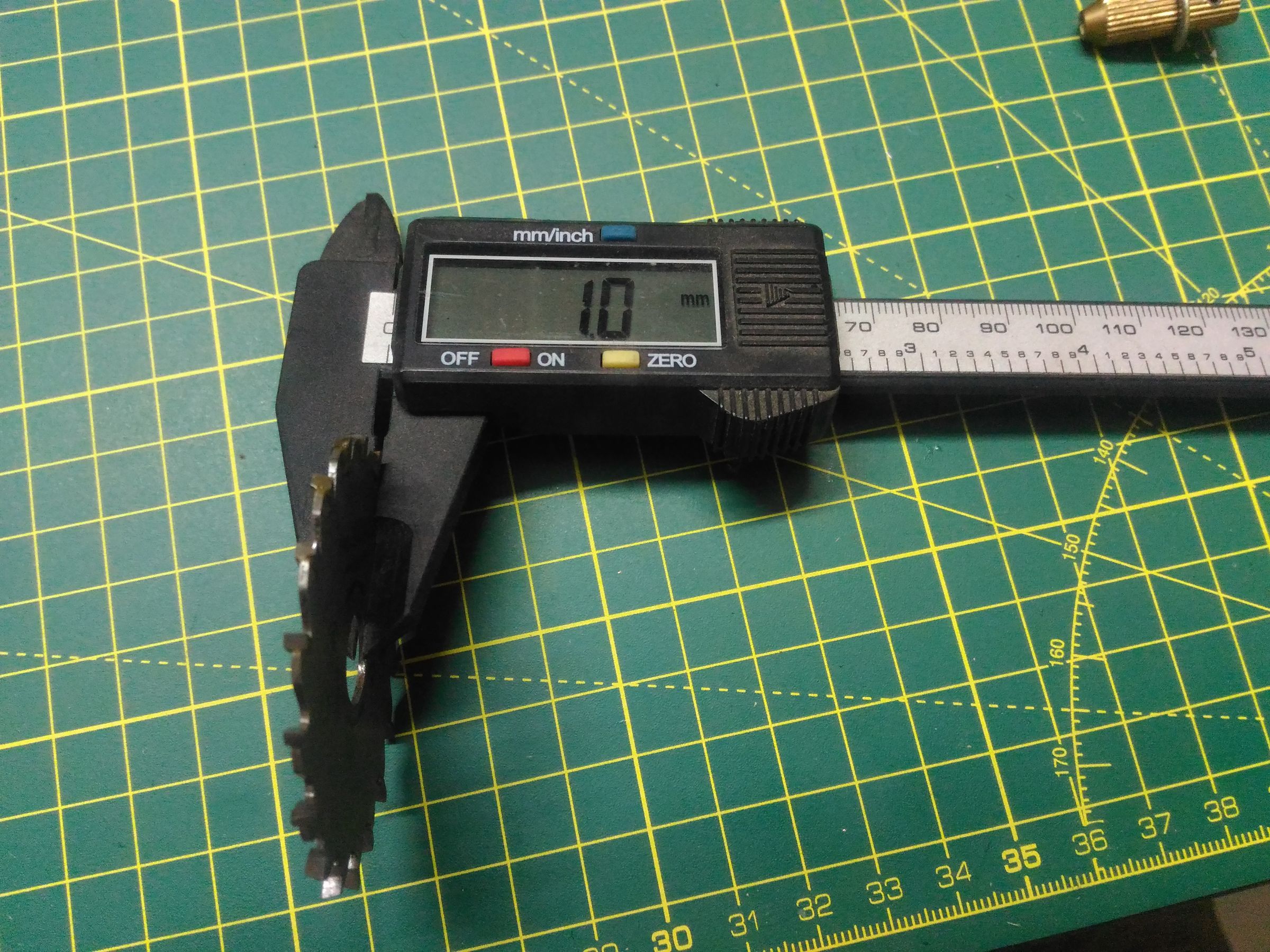 DIY PCB Cutter AKA Mini Table Saw : 8 Steps (with Pictures) - Instructables