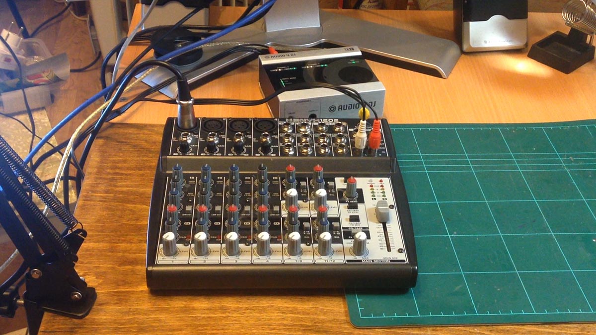 How to Setup a Microphone Stand : 8 Steps - Instructables