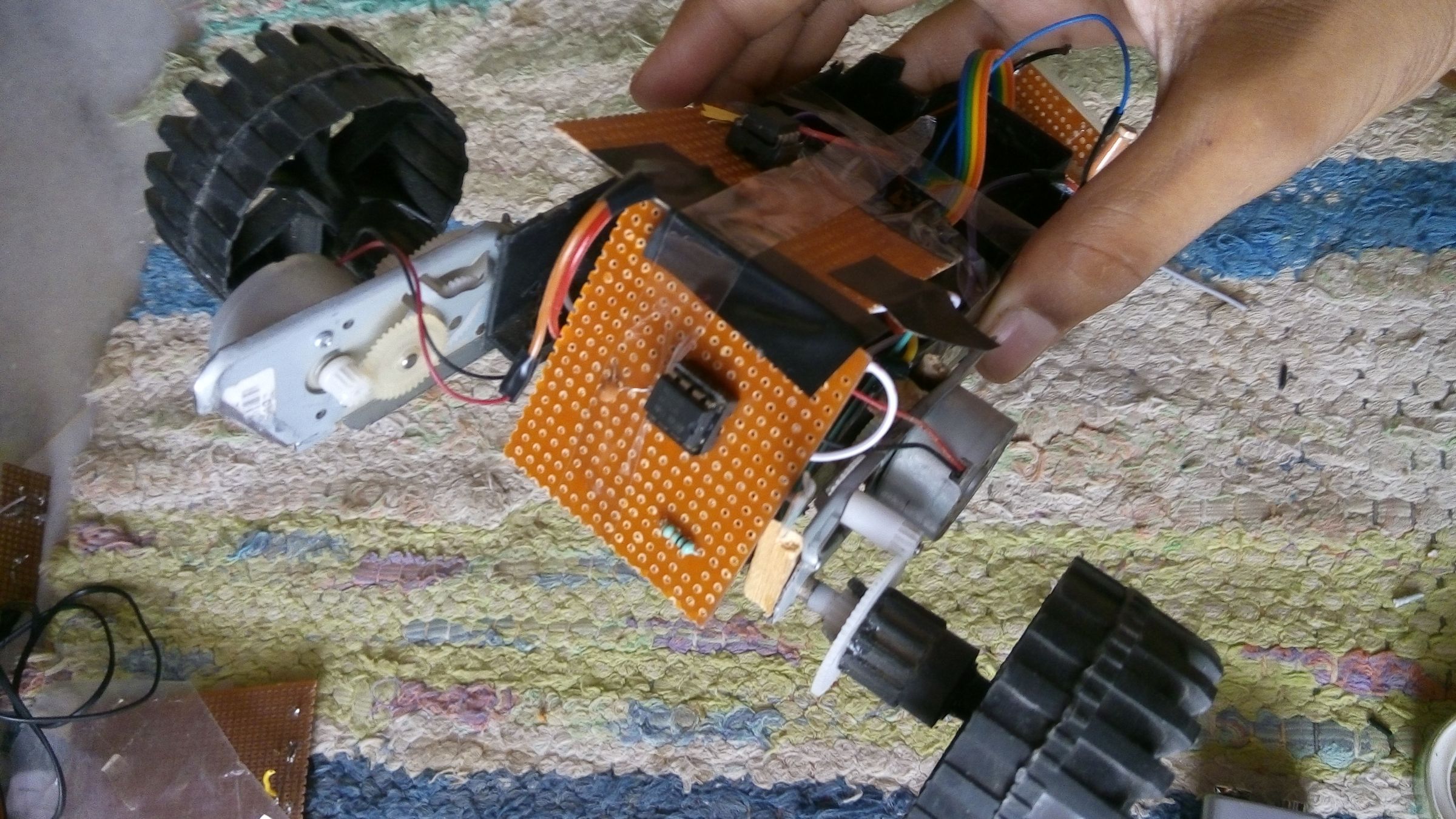 Light Seeking Robot : 4 Steps - Instructables