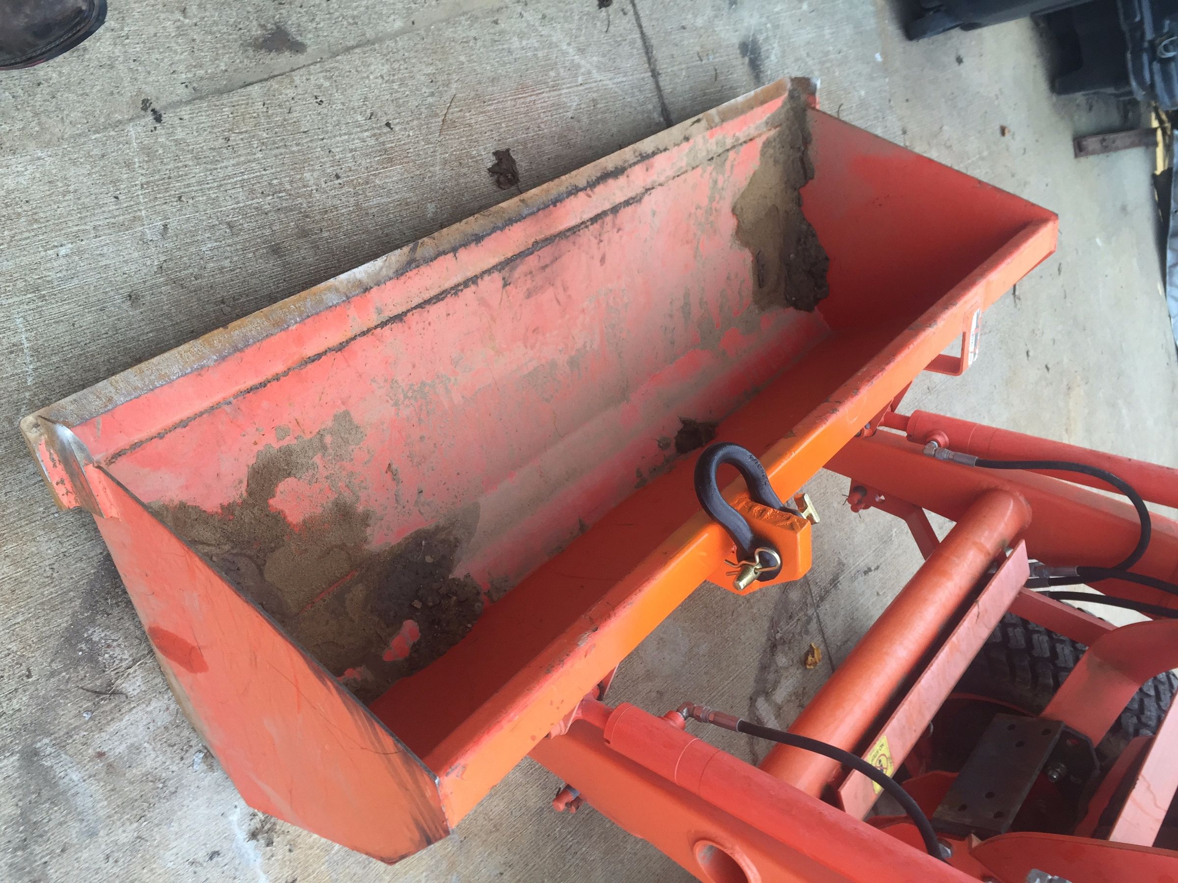 Tractor Bucket Attachment Point (Let's Lift Heavy Stuff!) : 8 Steps ...