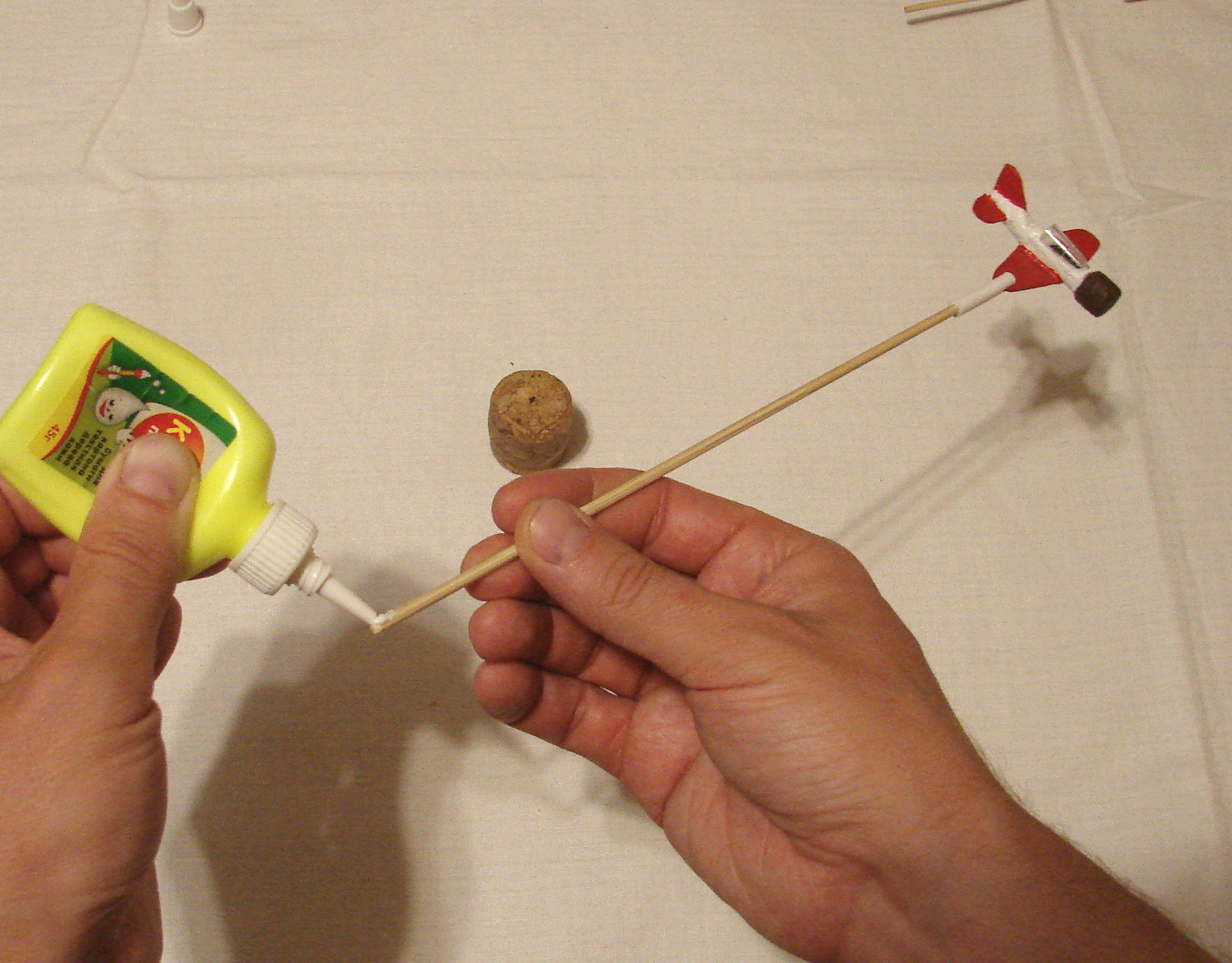 Desk Aerobatics : 23 Steps - Instructables