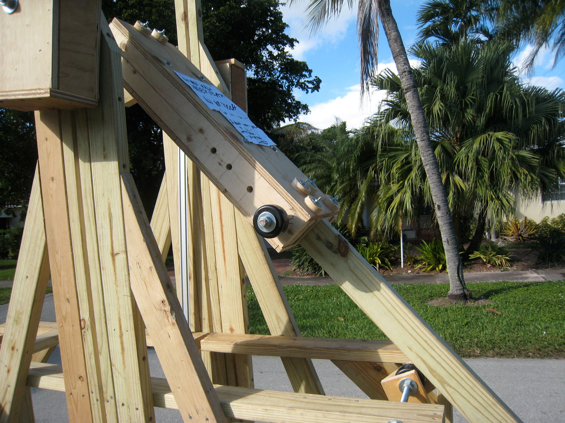 Floating Arm Trebuchet Punkin Chunkin