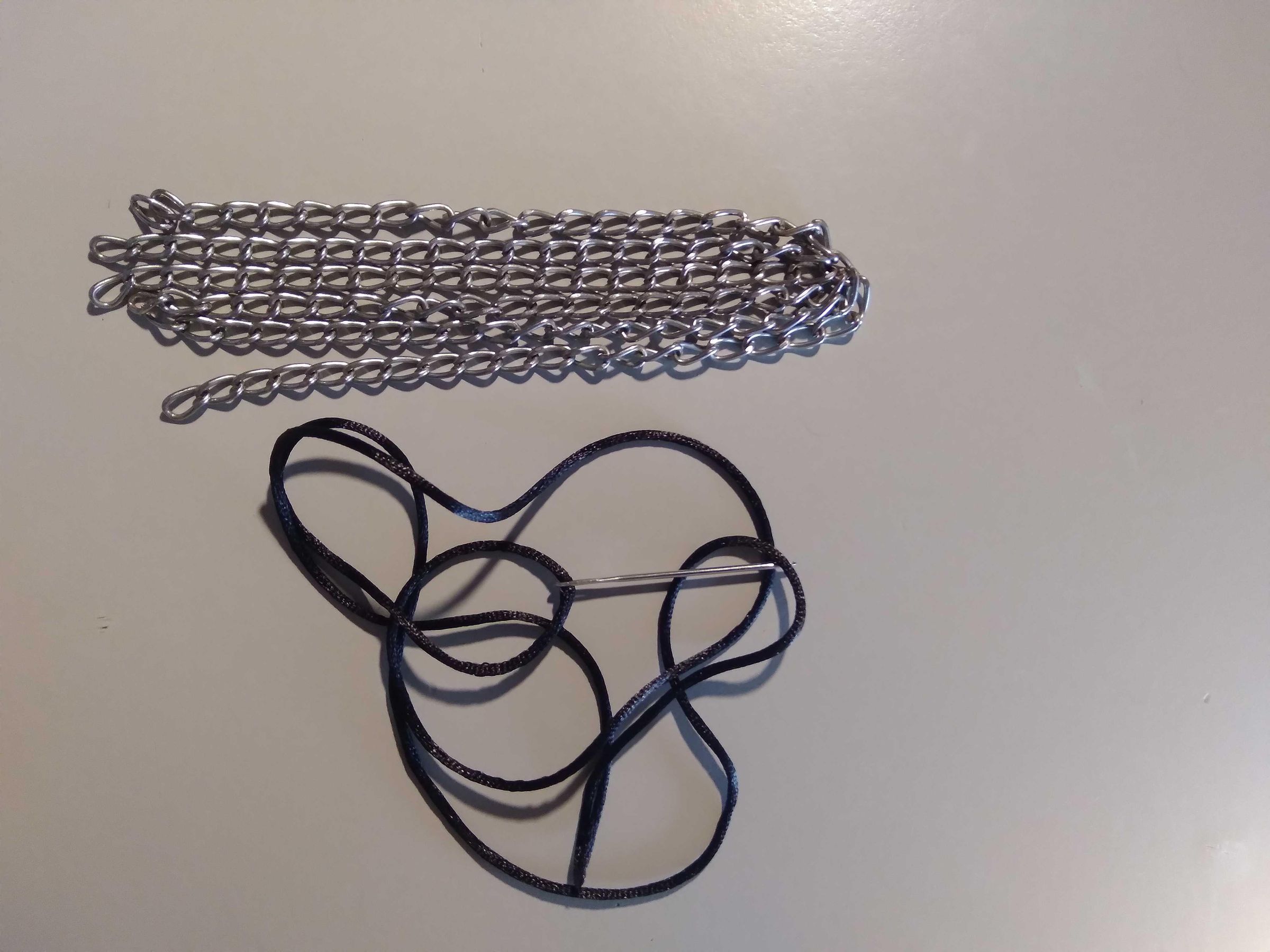 Chain and Intertwined Thread Bracelet : 6 Steps - Instructables