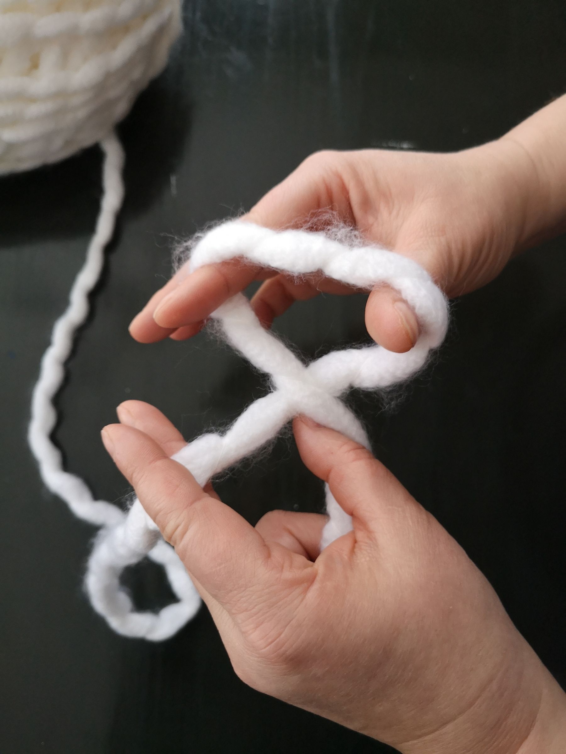 Finger Crochet Wreath : 7 Steps (with Pictures) - Instructables
