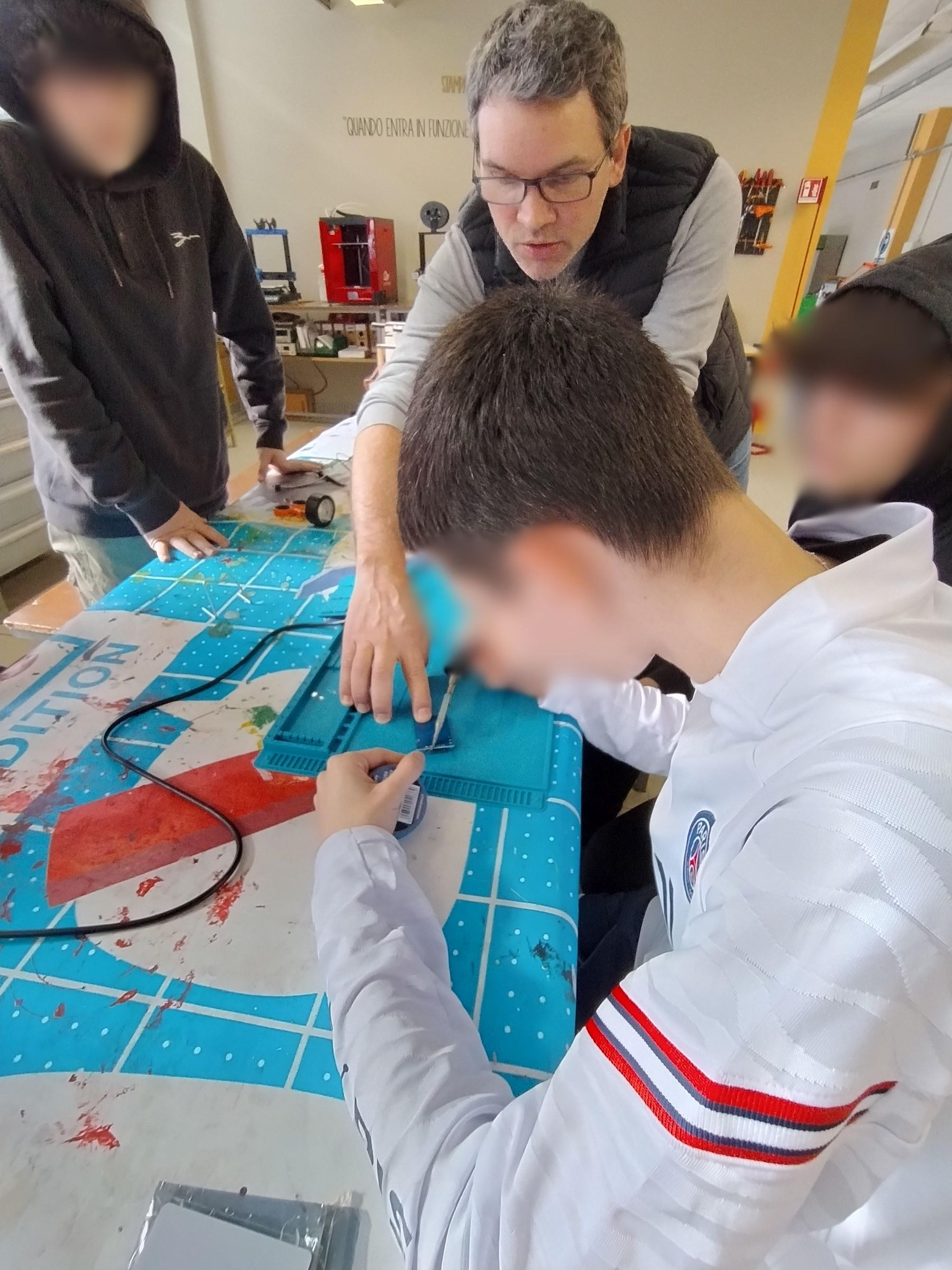 Smart Bin Sense - Automated Waste Sorting : 9 Steps - Instructables