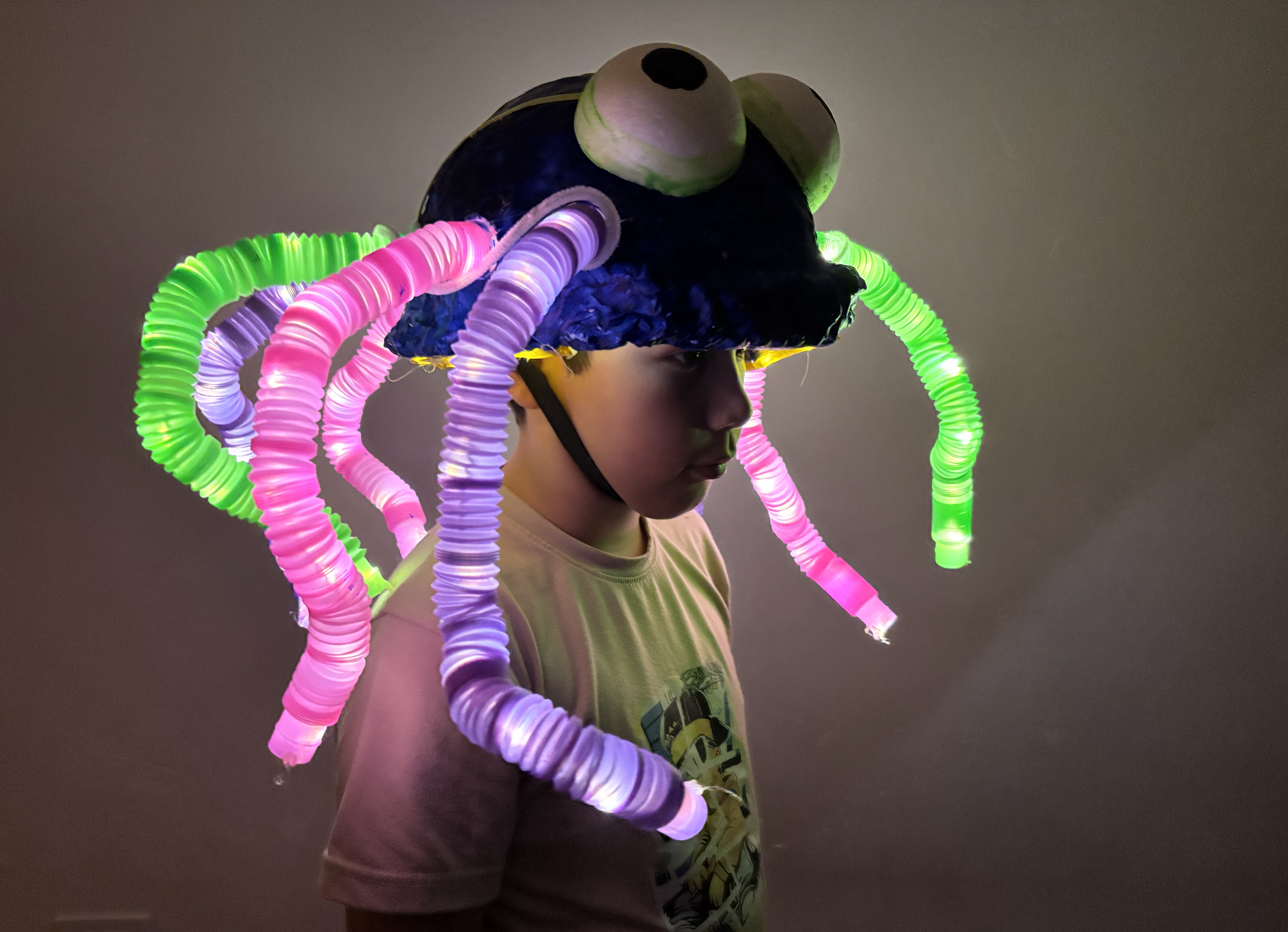 Jellyfish Hat 🪼 : 14 Steps (with Pictures) - Instructables