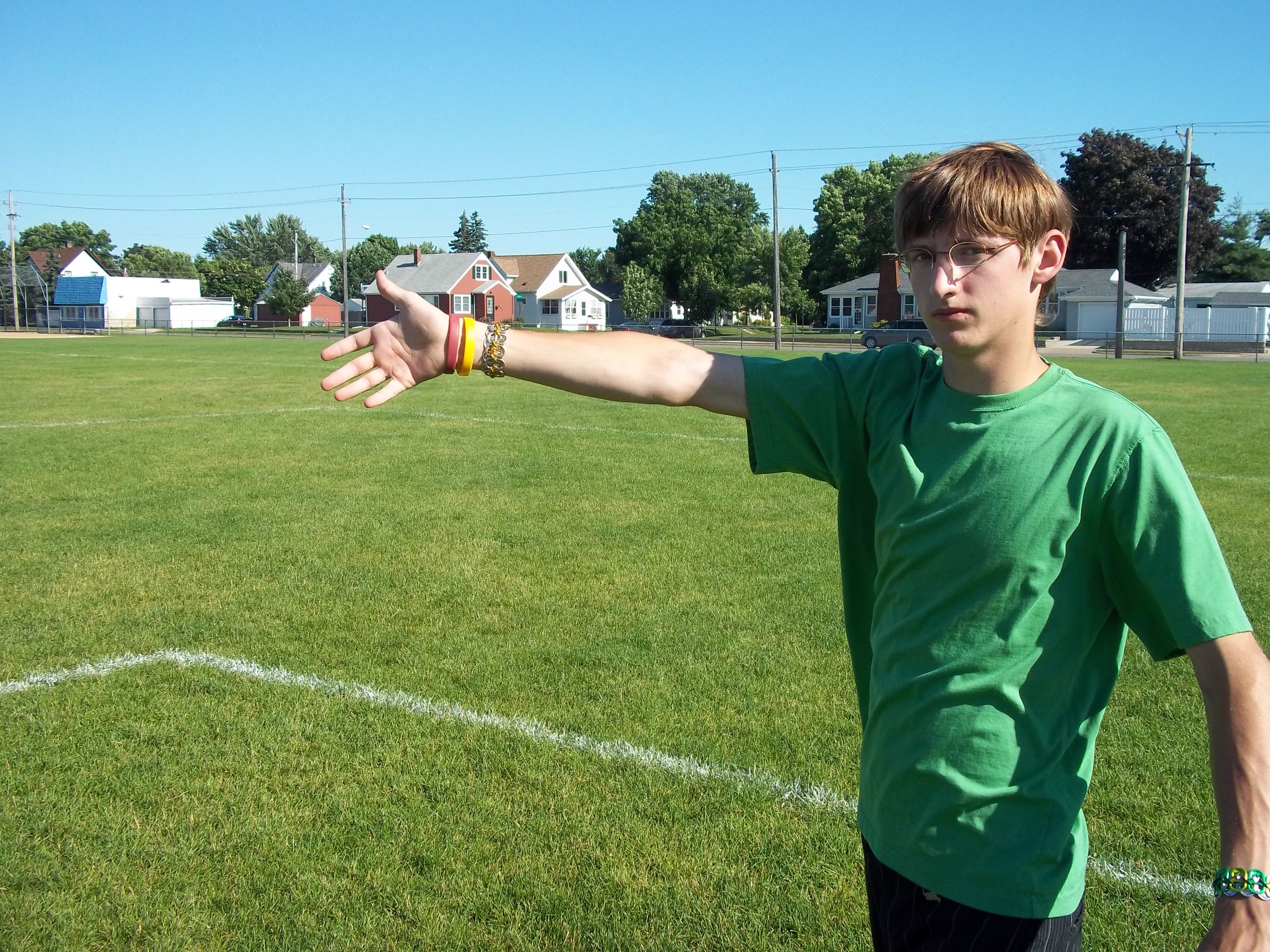 Funky McGroovy Frizbee Throwing Guide : 9 Steps (with Pictures ...