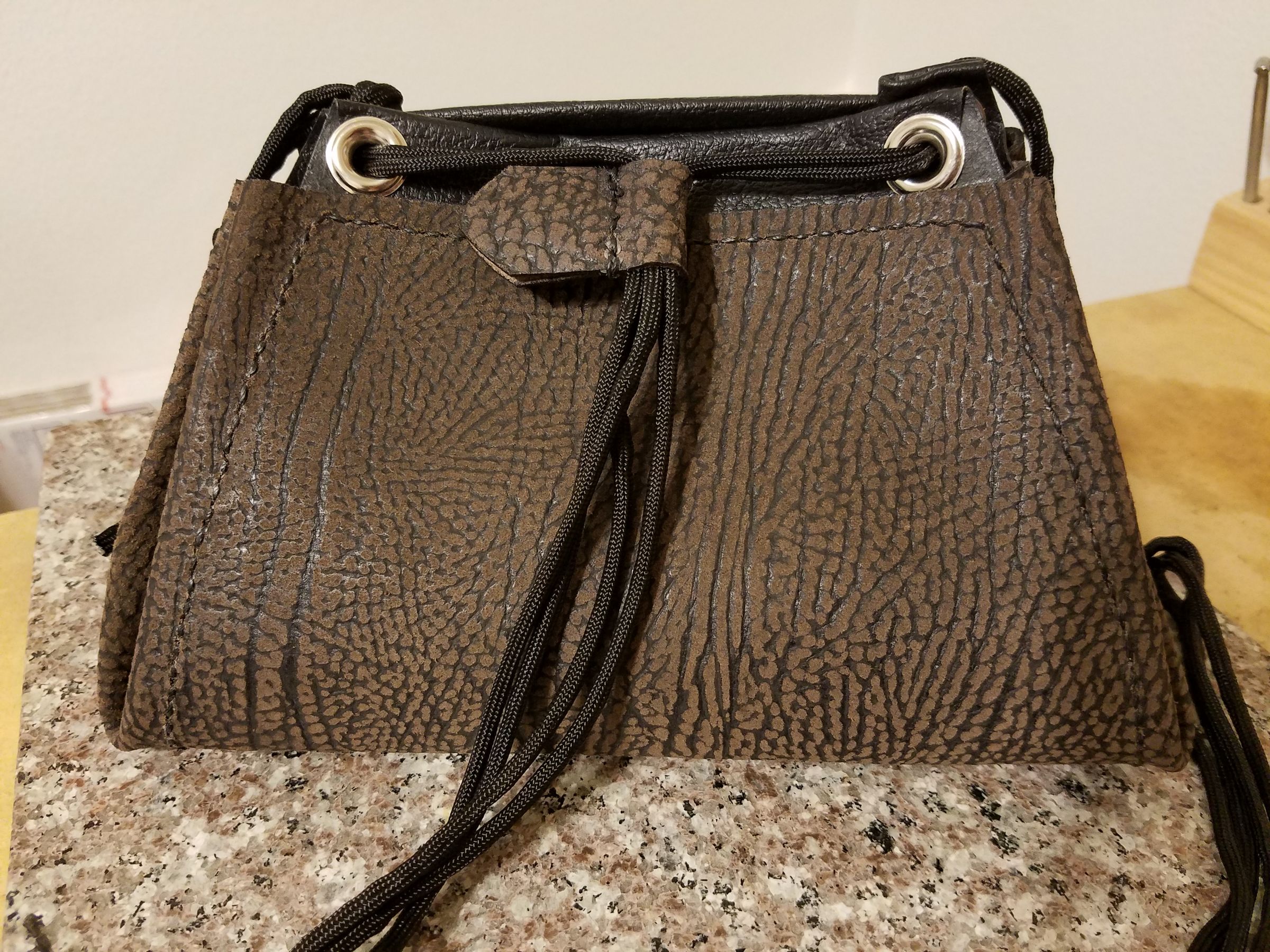 Leather "Traps" Drawstring Purse : 11 Steps (with Pictures) - Instructables