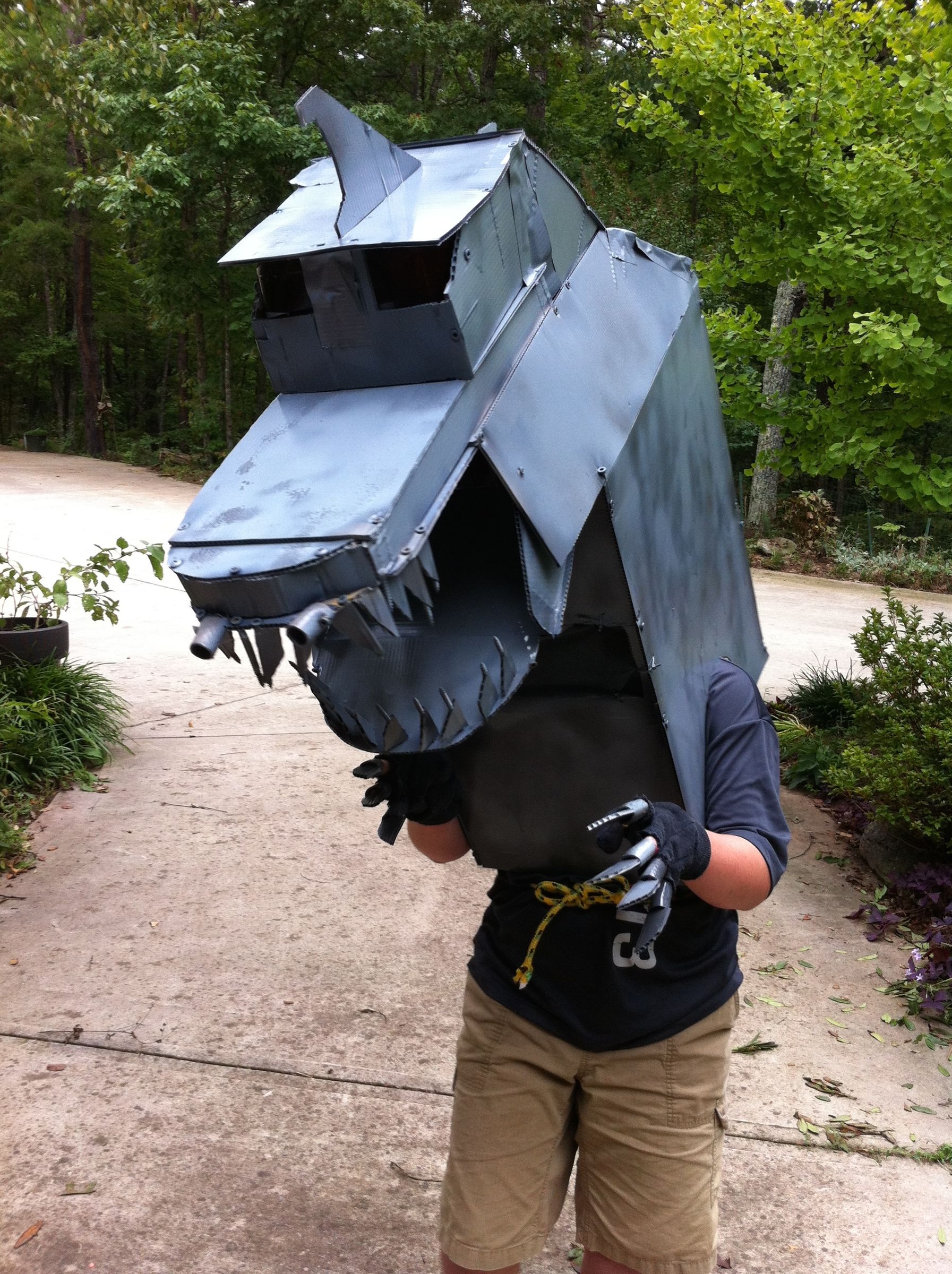 Mechagodzilla Costume : 4 Steps - Instructables