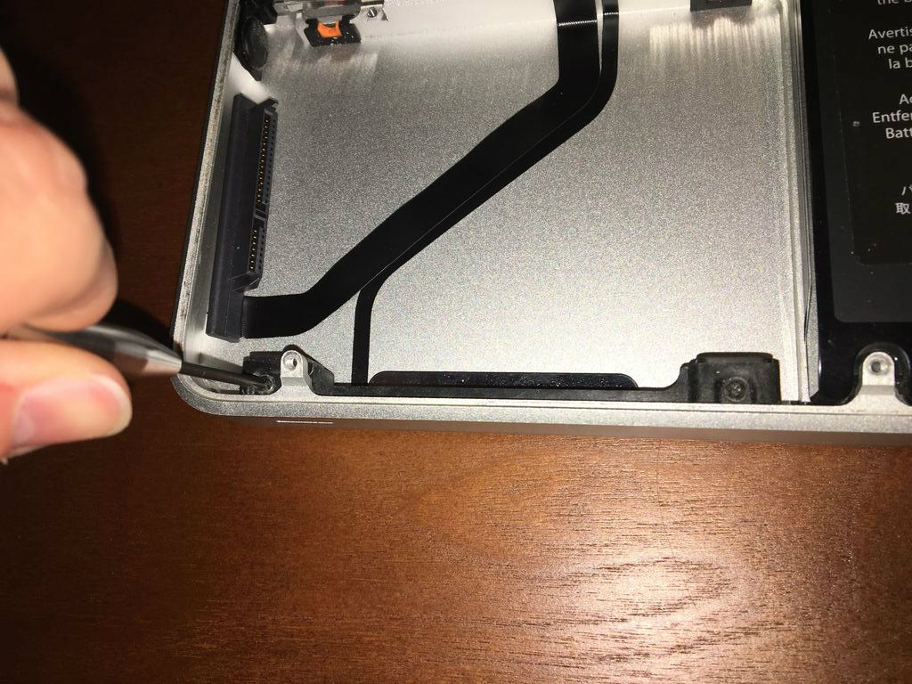 How to Replace HDD/SSD SATA Cable in MacBook Pro : 18 Steps (with ...