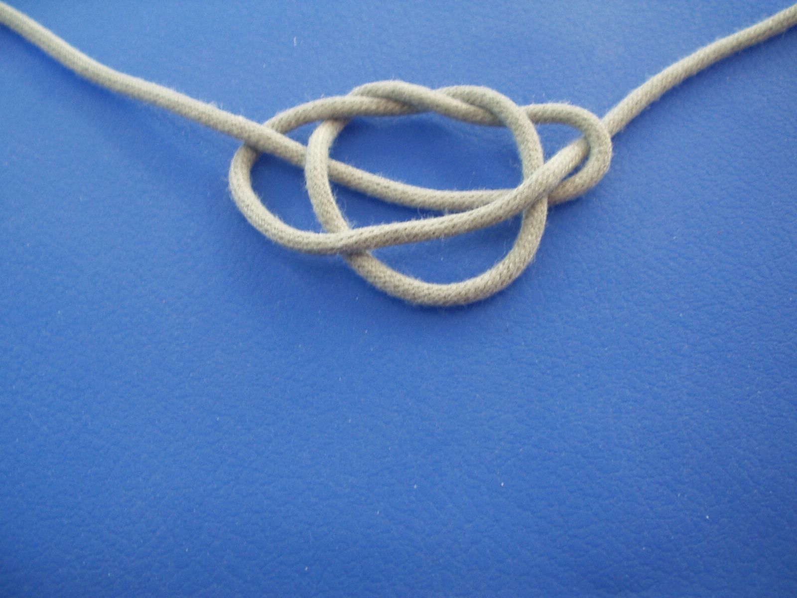 Overhand, Overhand Stopper Knot : 8 Steps - Instructables