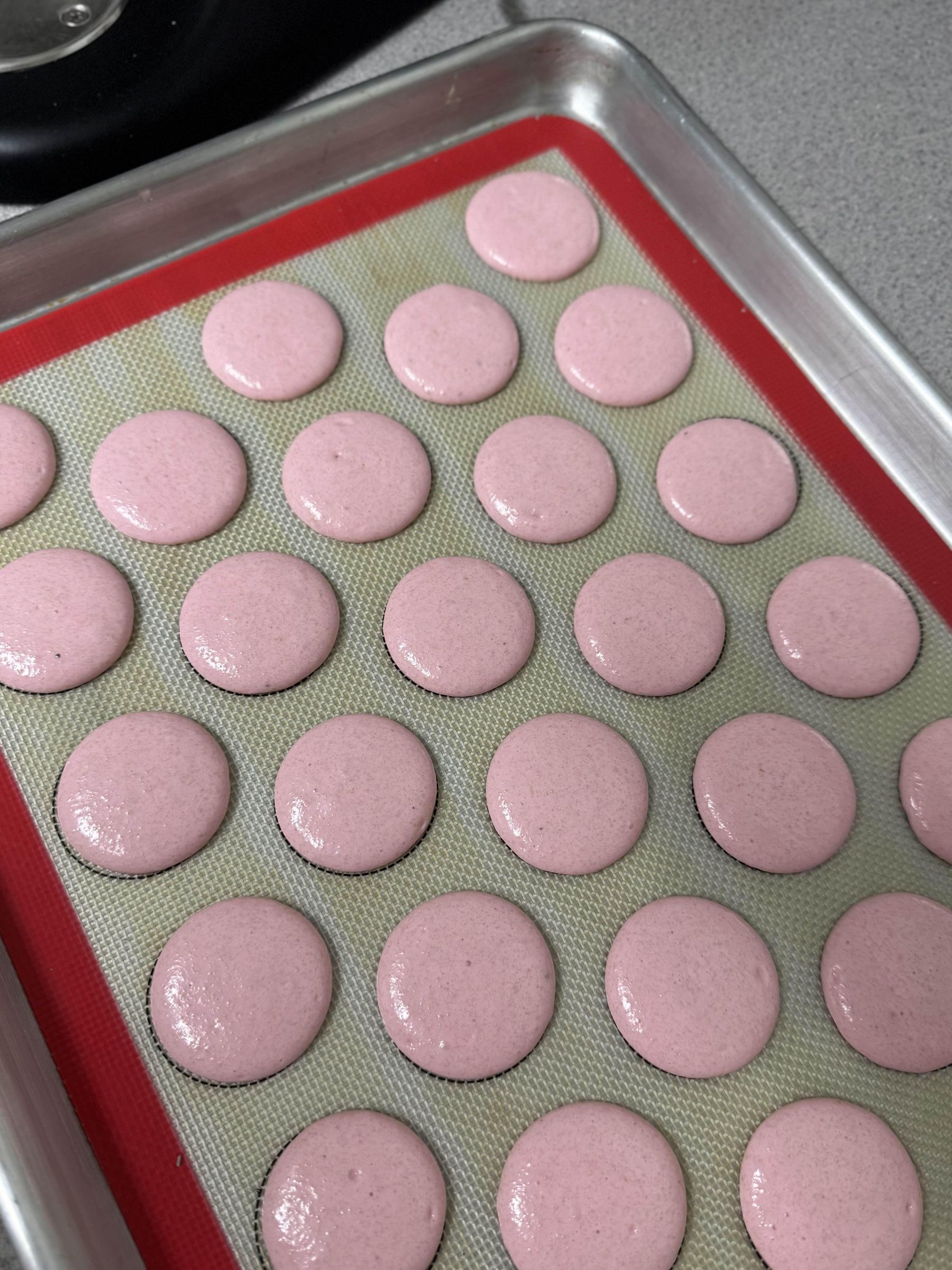 How to Make French Macarons : 7 Steps (with Pictures) - Instructables