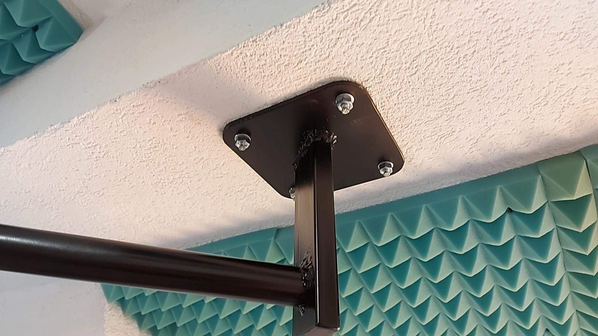 Extremely Sturdy DIY Pull-up Bar