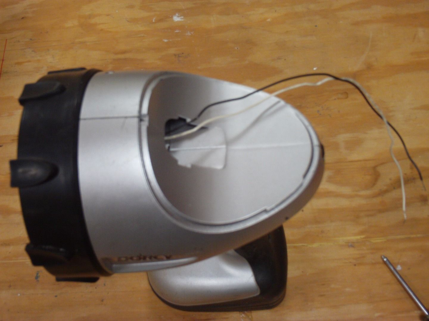 Spotlight Upgrade / LED Hack : 10 Steps (with Pictures) - Instructables