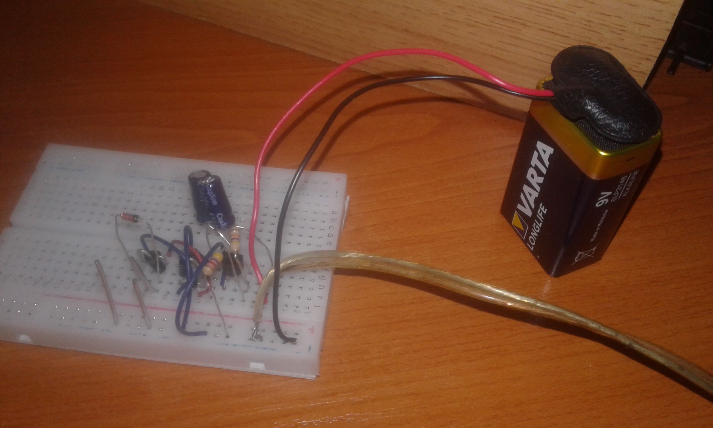 Acoustic Guitar Fuzz on Breadboard : 3 Steps - Instructables