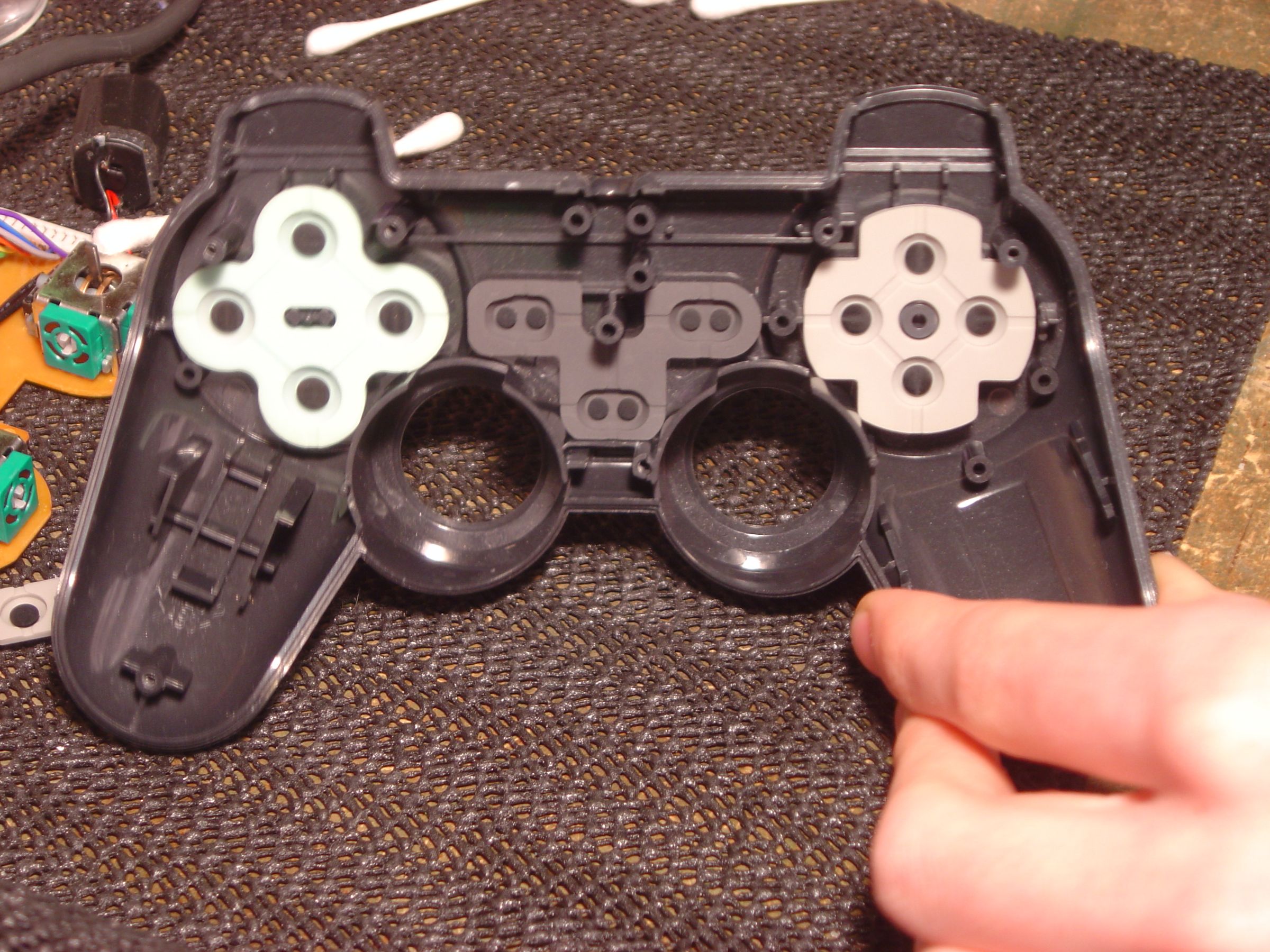 Clean Your DualShock Controller : 9 Steps - Instructables