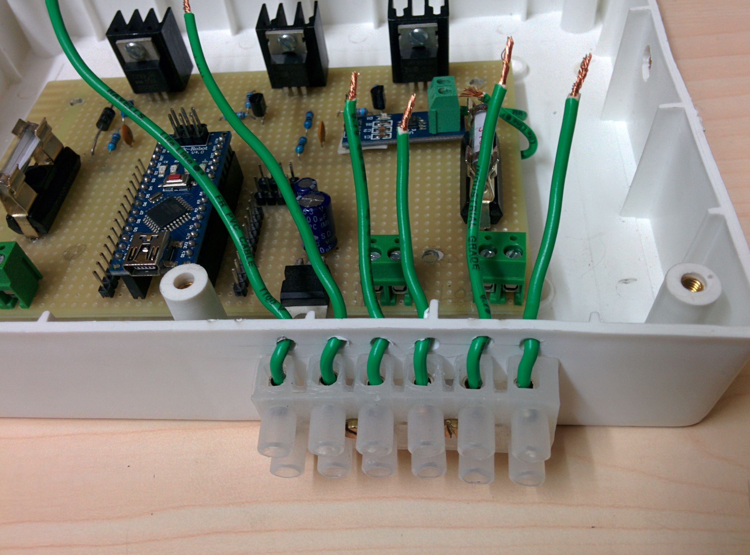 ARDUINO SOLAR CHARGE CONTROLLER ( Version 2.0) : 26 Steps (with ...