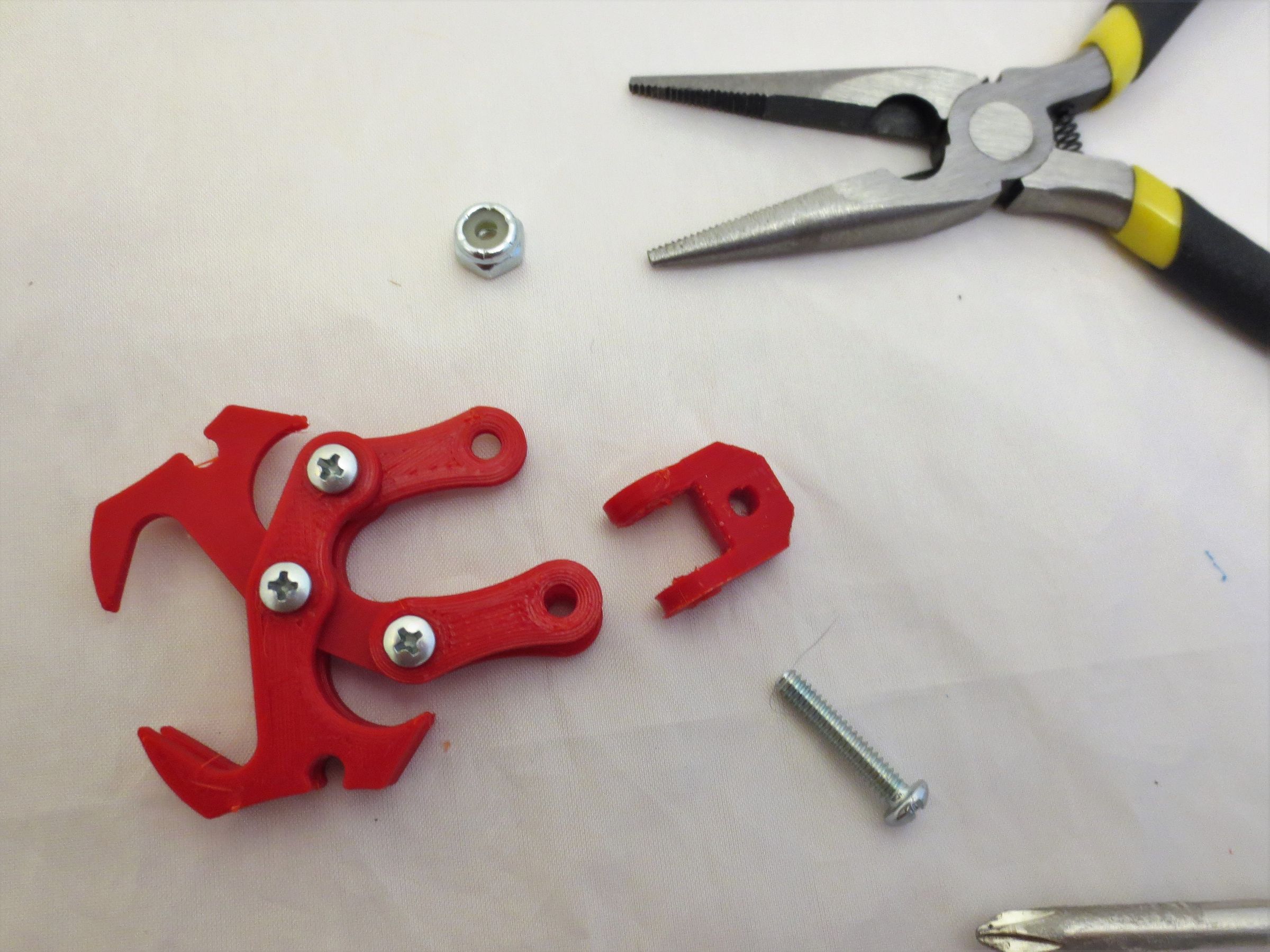 Pocket Grapple- a Toy Mechanical Claw Grappling Hook : 7 Steps (with ...