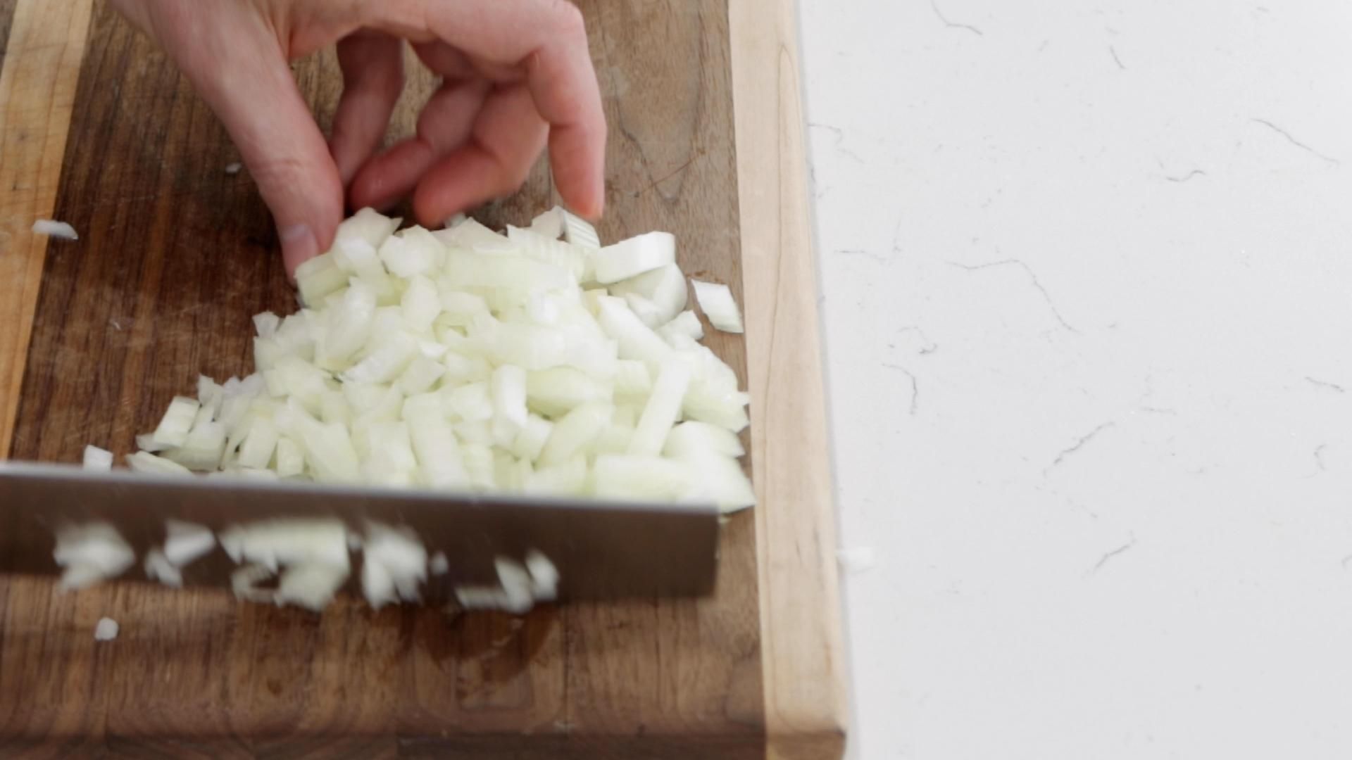 How to Dice an Onion | Cooking Basics : 4 Steps (with Pictures ...
