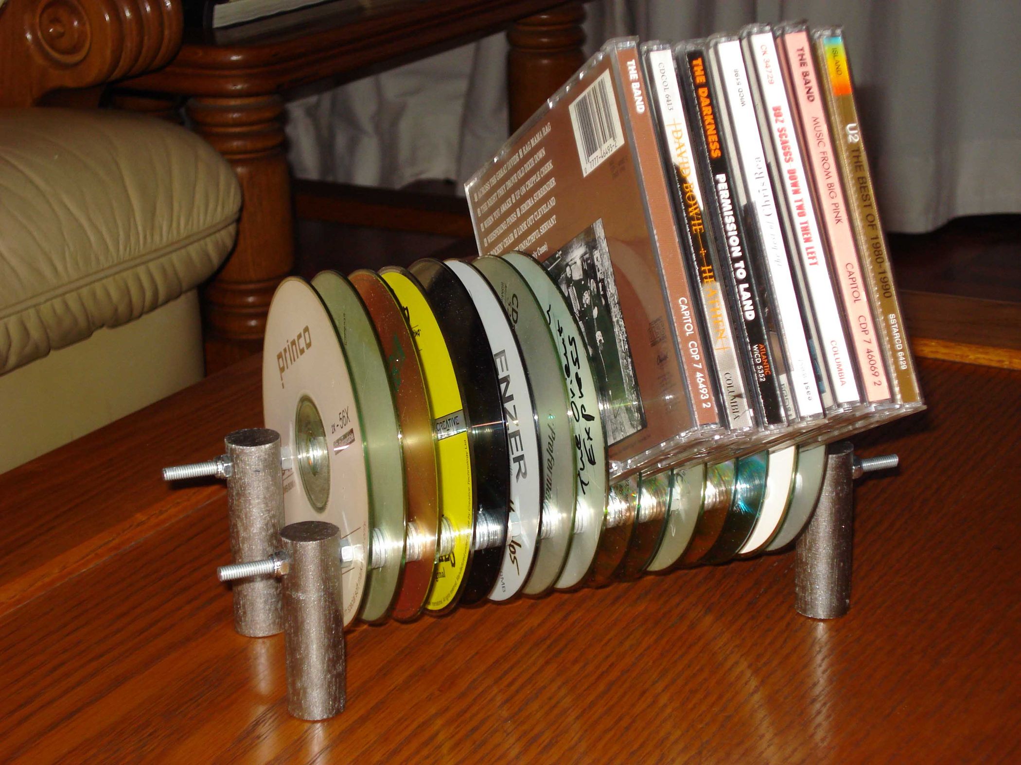 CD Rack From Old CDs : 6 Steps (with Pictures) - Instructables