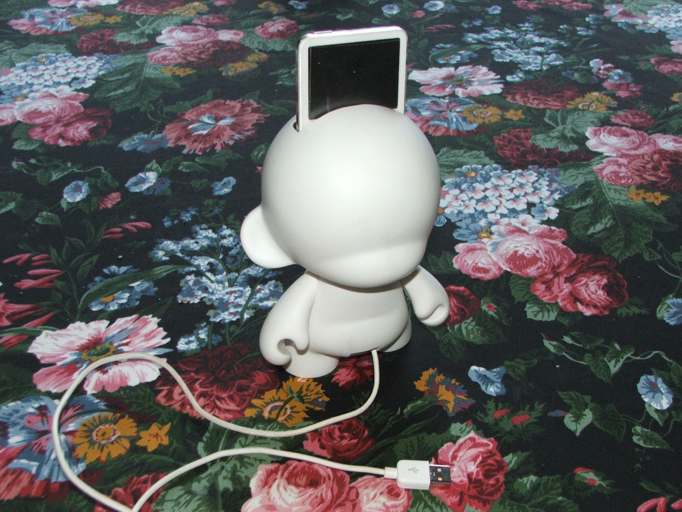 IPod Dock in a Toy : 4 Steps - Instructables