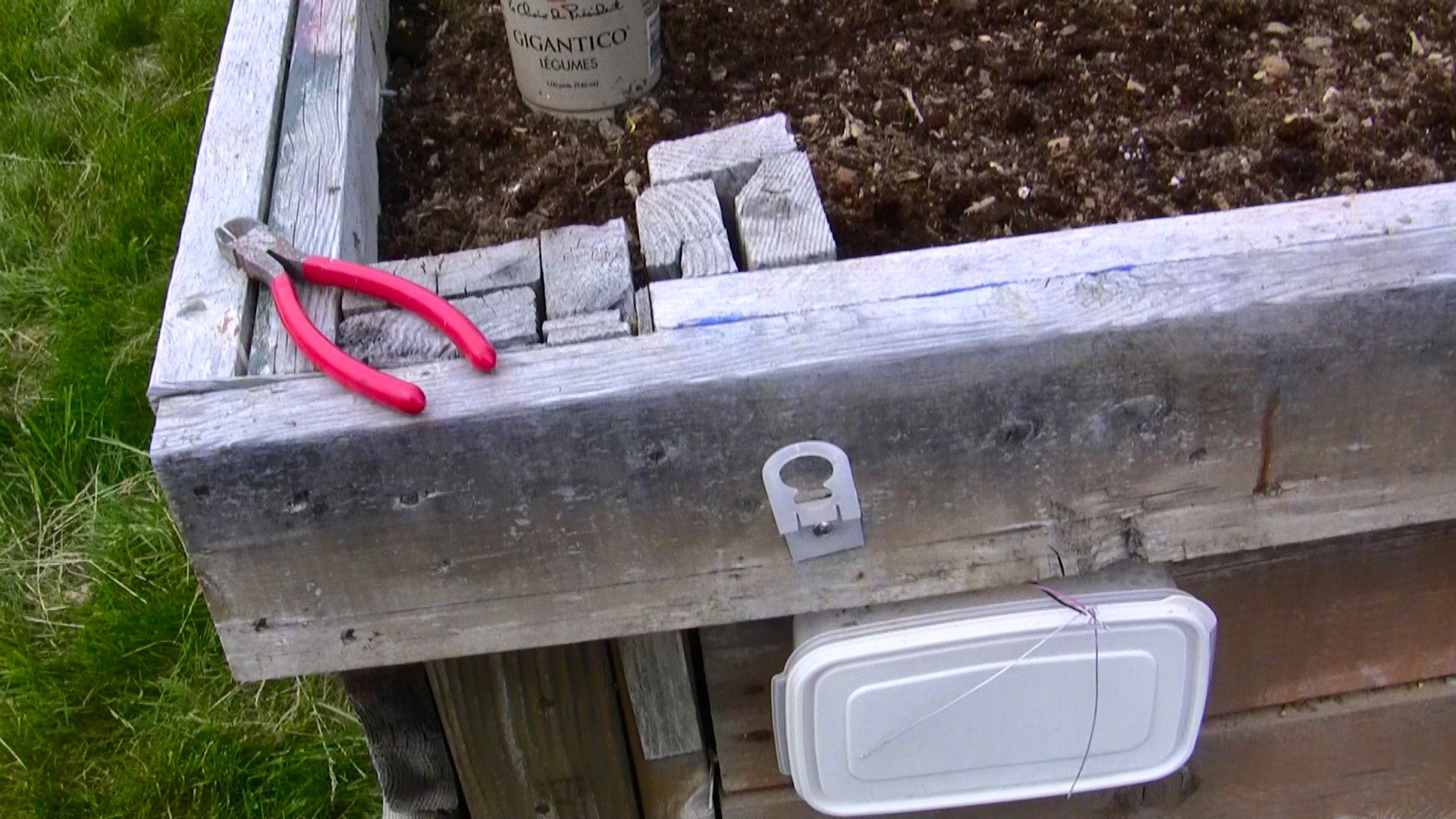 Electric Garden Slug Fence : 4 Steps (with Pictures) - Instructables