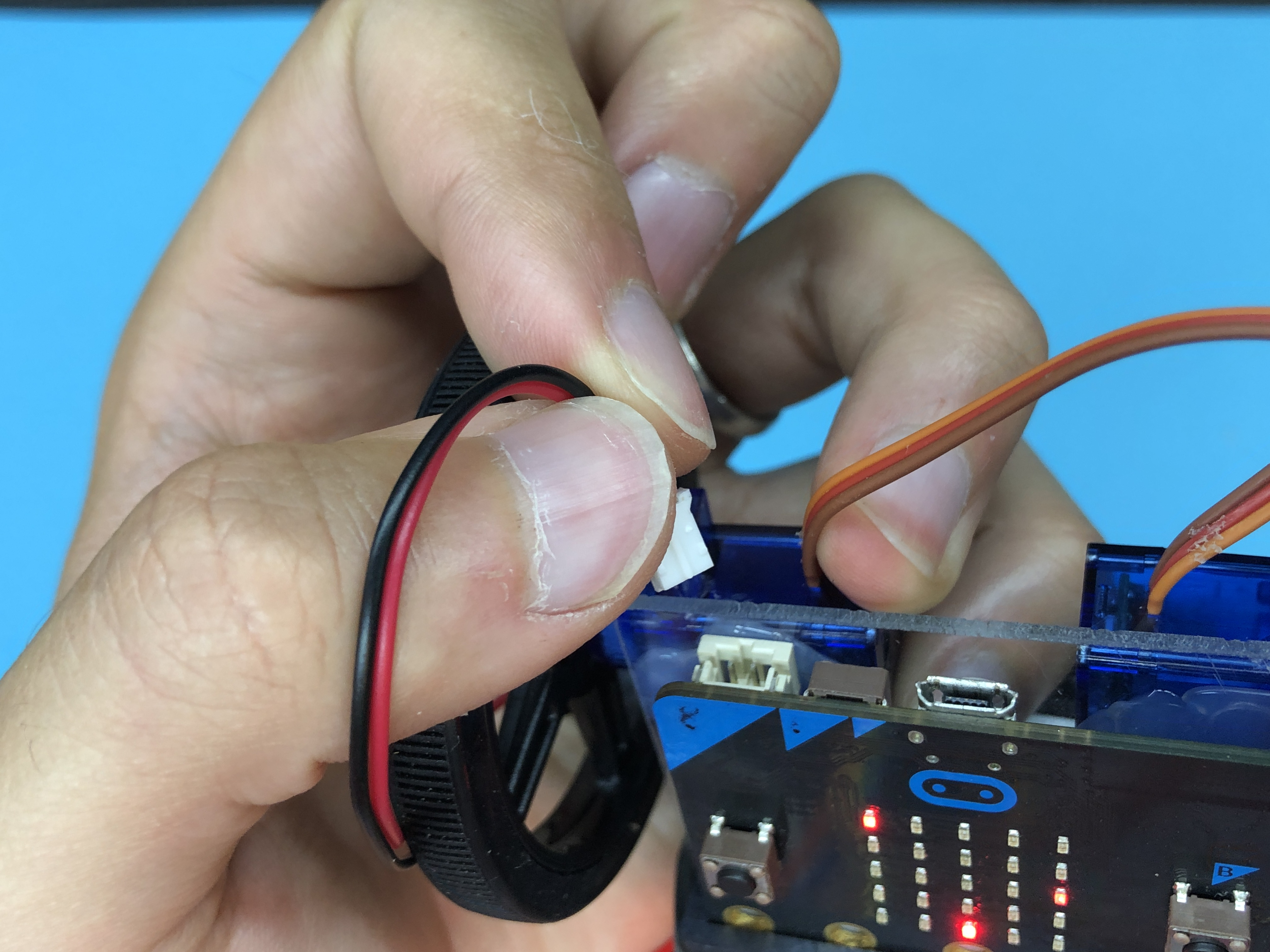 Micro:Bot - Micro:Bit : 20 Steps - Instructables