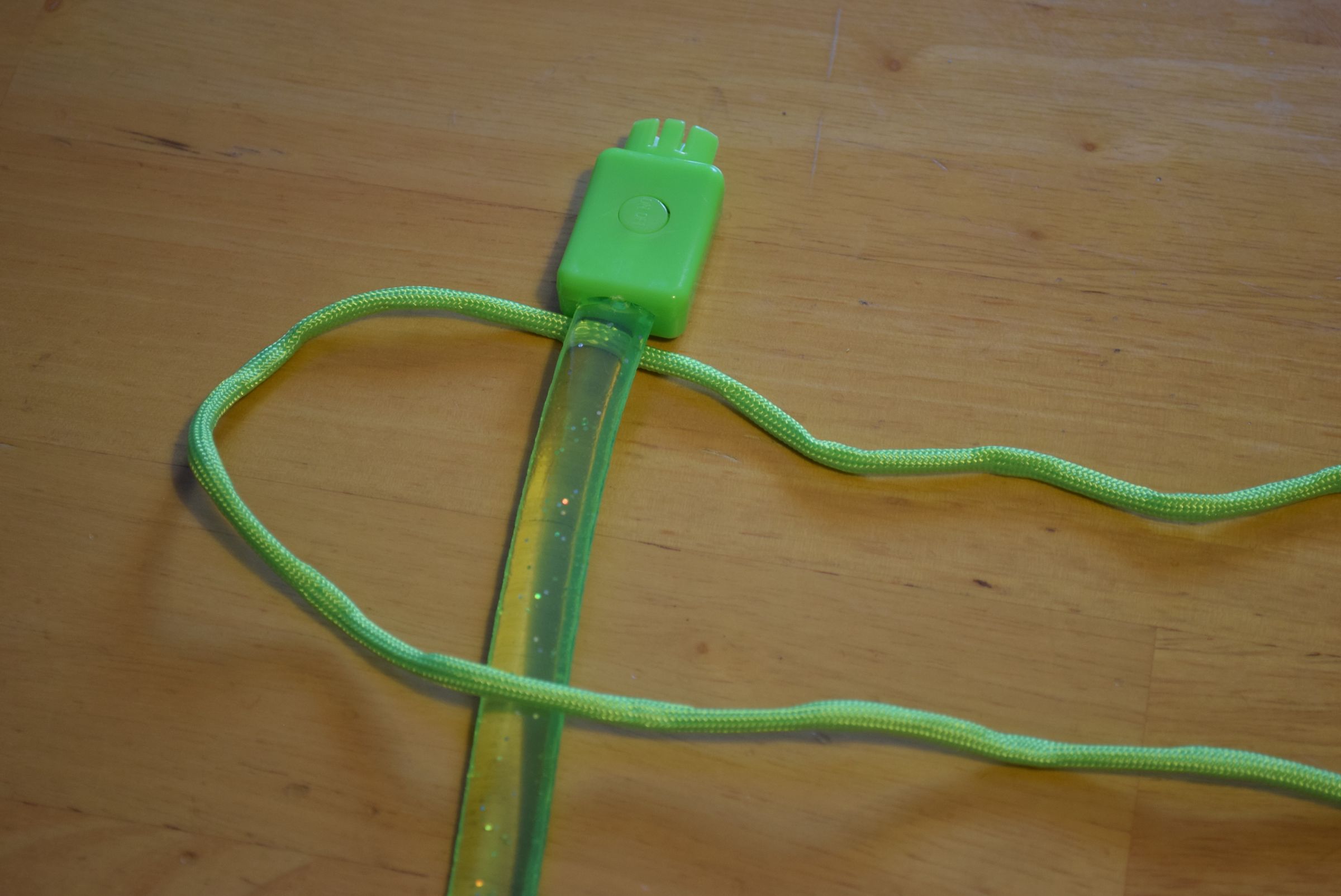 How to Make a Flashing LED Paracord Bracelet : 7 Steps (with Pictures ...