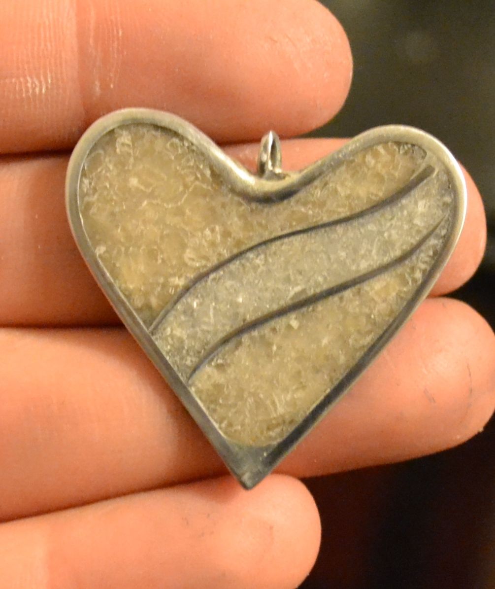 Crushed Marble Heart Pendent : 6 Steps - Instructables