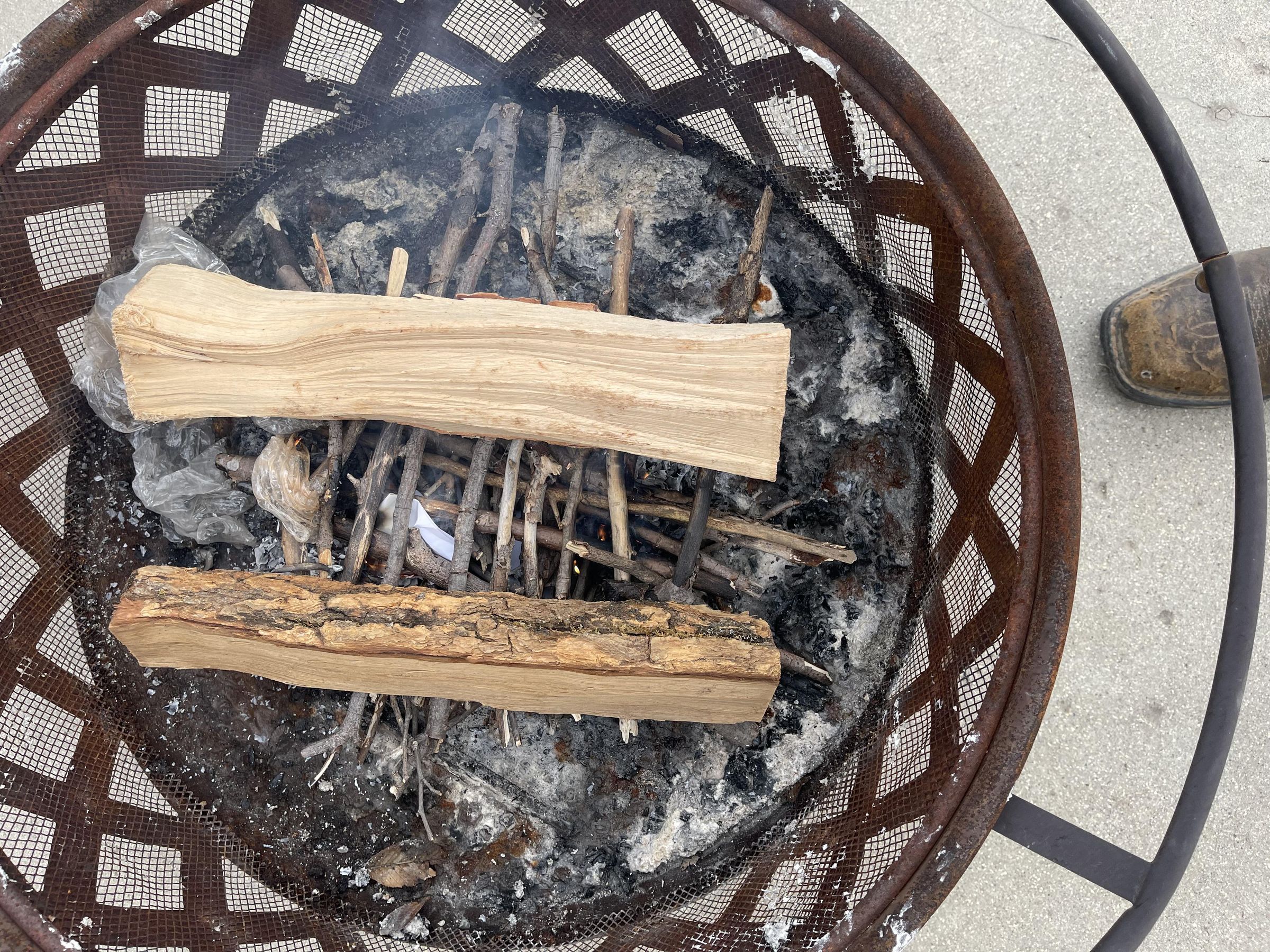 How to Build a Camp Fire : 4 Steps - Instructables